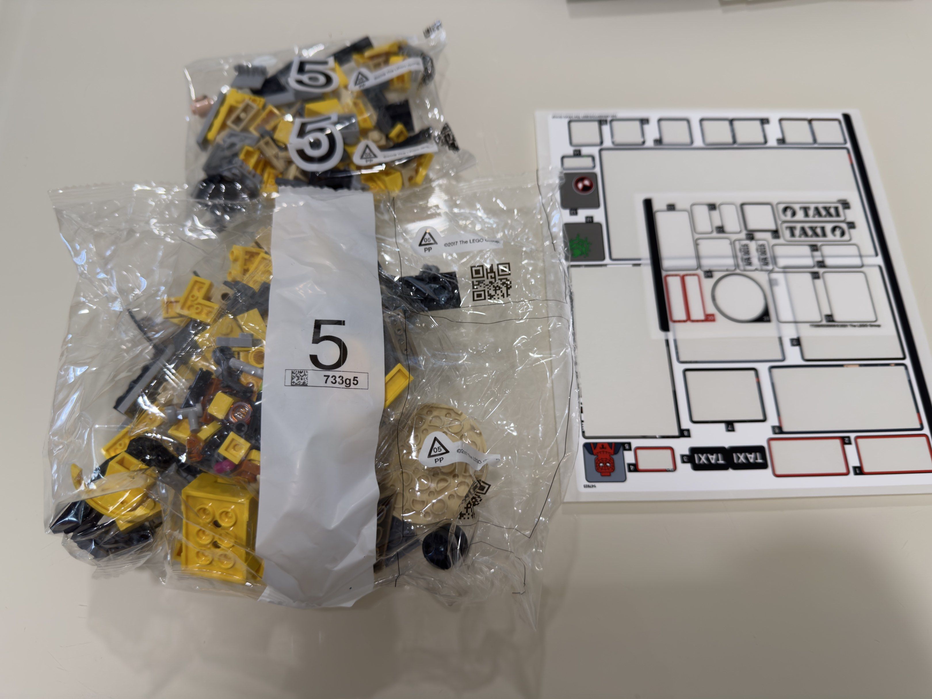 LEGO 76178 Marvel Daily Bugle- Taxi, Sandman & Citizen (Bag 5: Brand ...