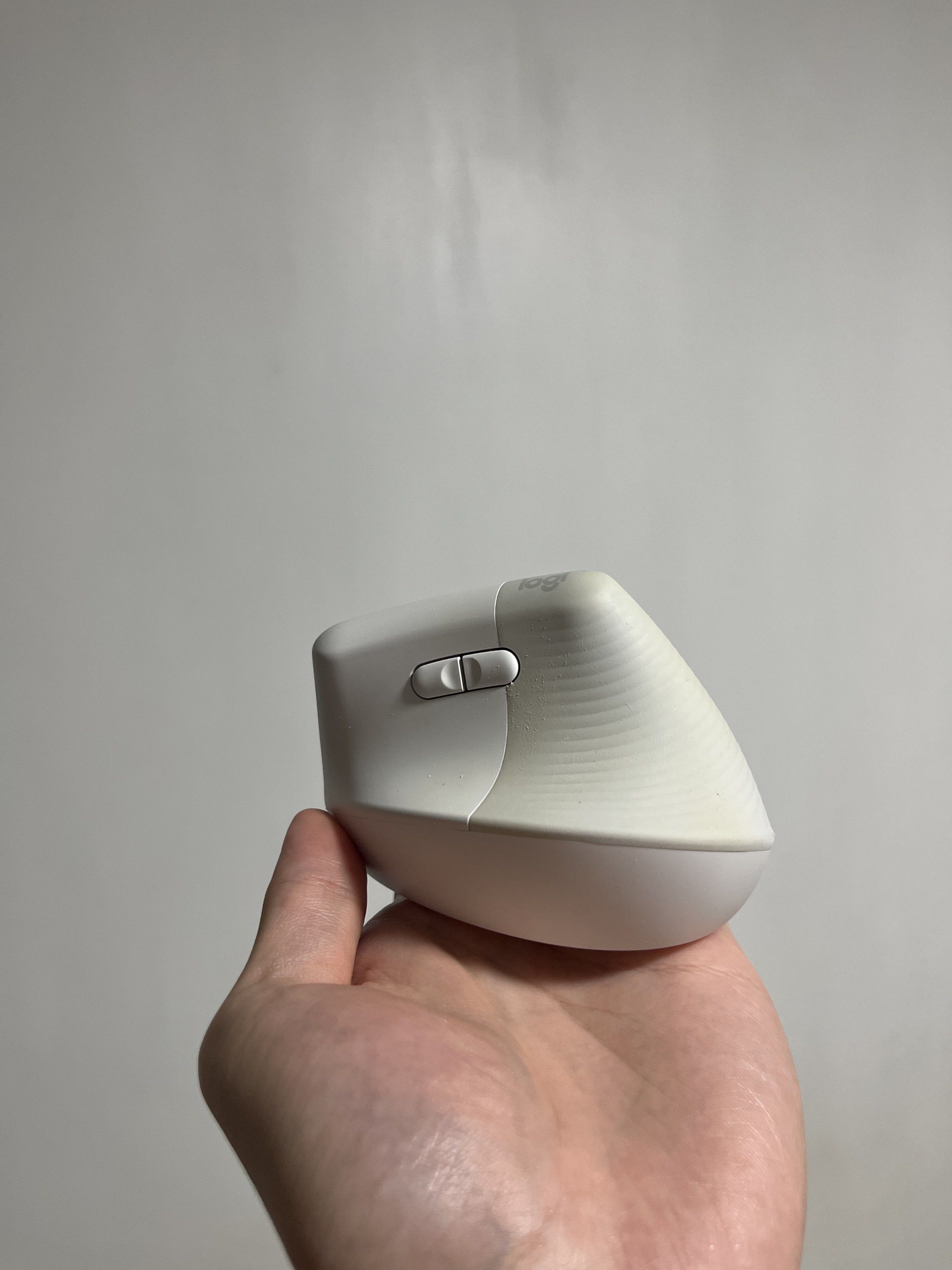 Logitech Lift Ergonomic Mouse - White, Computers & Tech, Parts ...