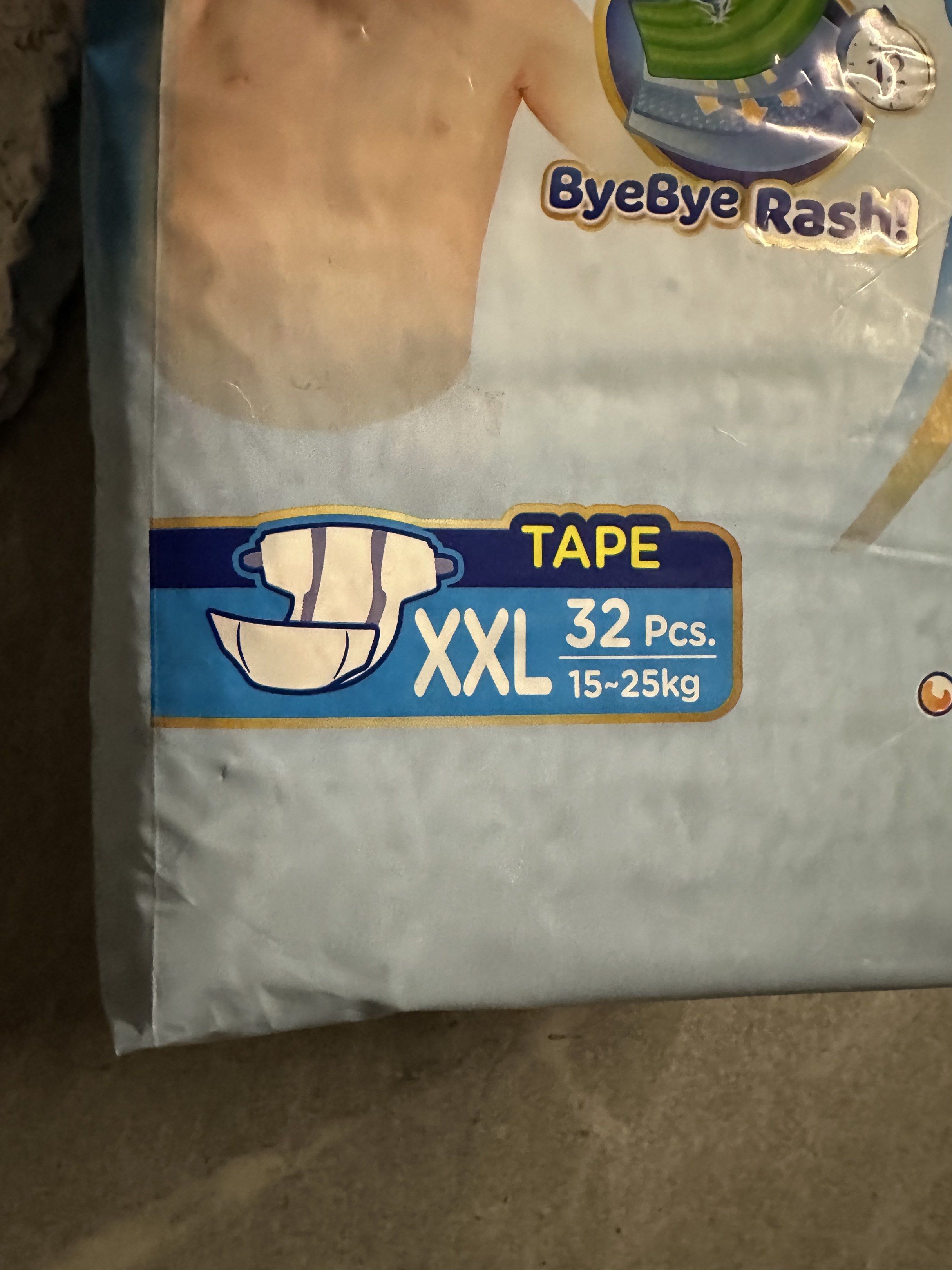 4 x MamyPoko Extra Dry Tape XXL 32pcs , Babies & Kids, Bathing ...