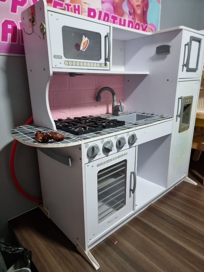 Melissa & Doug Wooden Play Kitchen, Hobbies & Toys, Toys & Games on ...