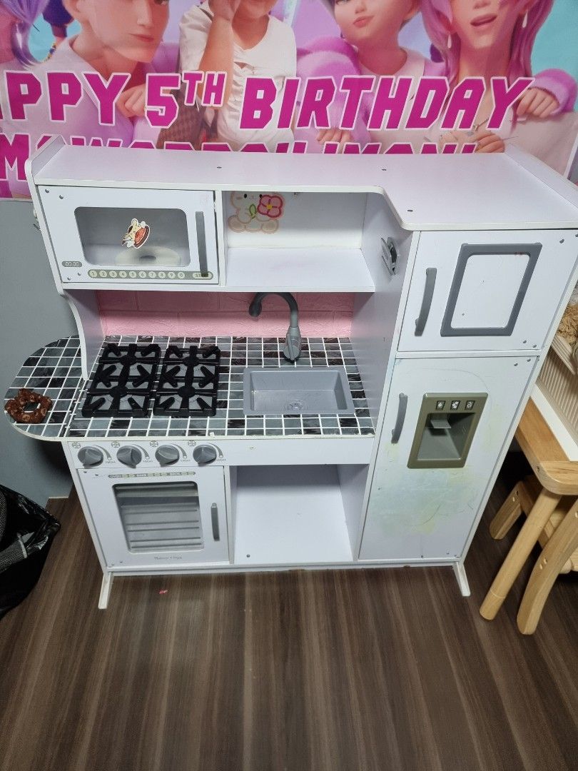 Melissa & Doug Wooden Play Kitchen, Hobbies & Toys, Toys & Games on ...