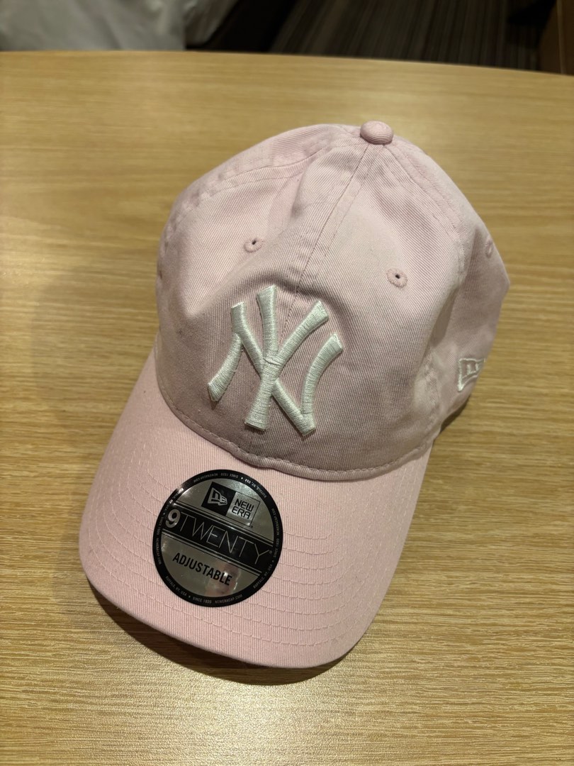 New Era x MoMA New York Yankees Baby Pink Cap, Women's Fashion, Watches ...