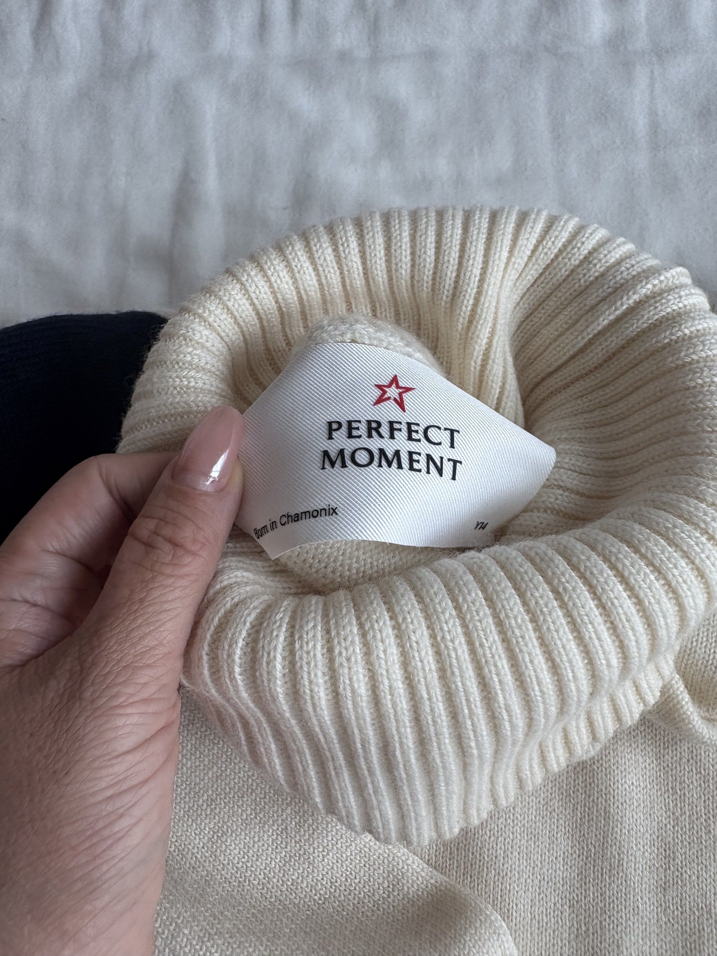 Perfect Moment Ski Sweater Turtleneck Ski Base Layer - Cream, Women's ...