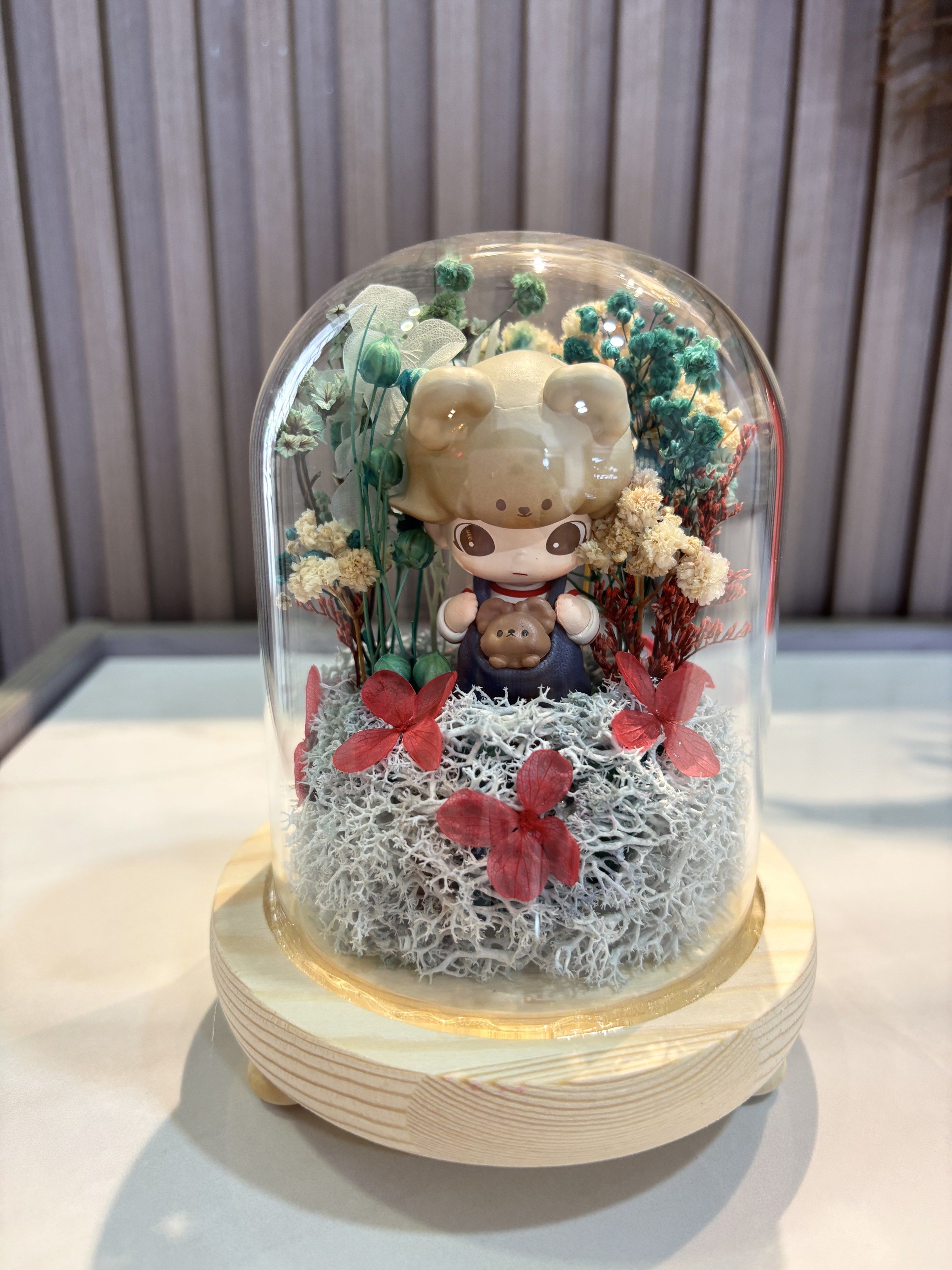 Popmart dimoo bear hug dreams dome, Hobbies & Toys, Flowers & Bouquets ...