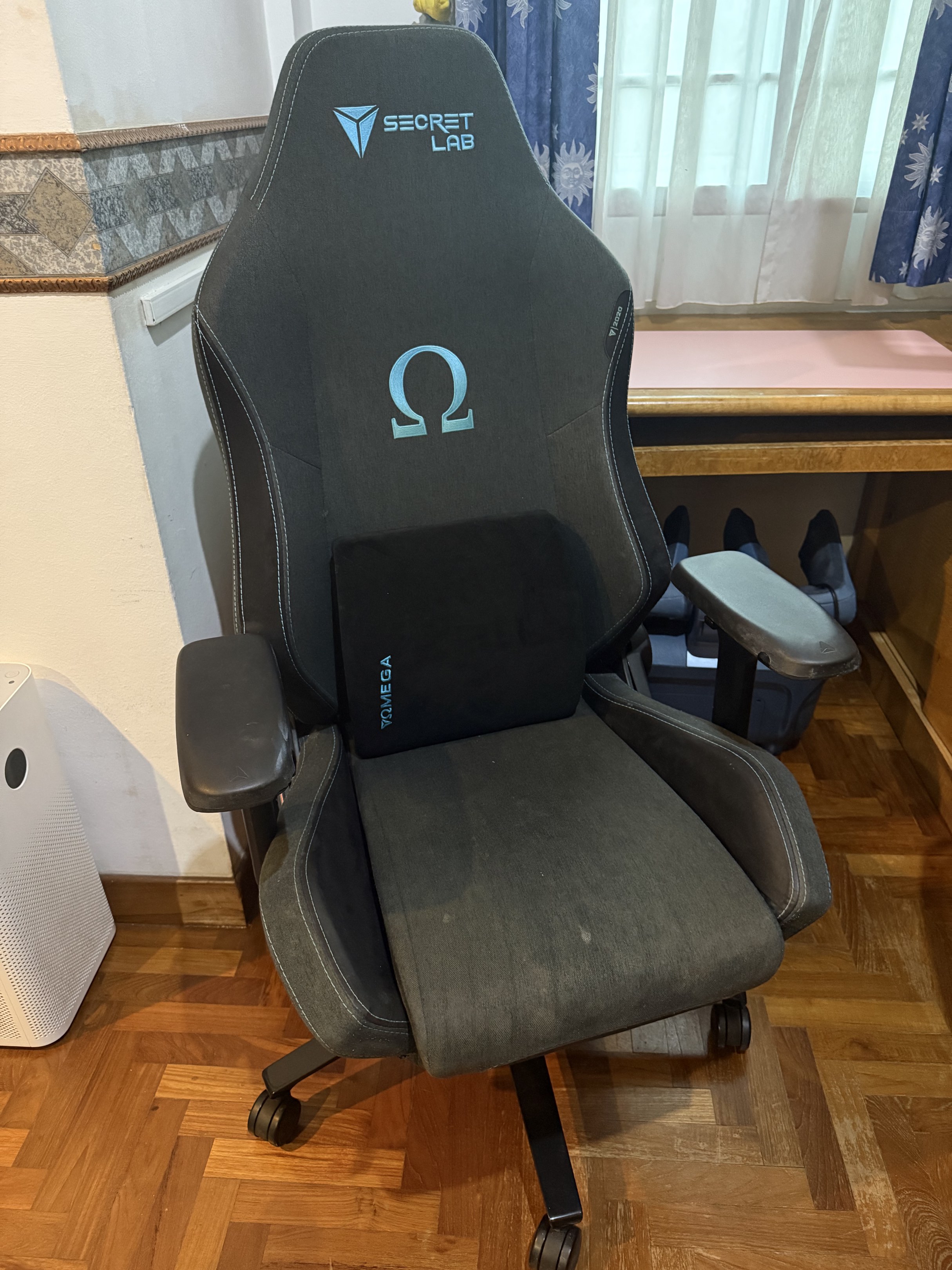Secretlab Omega Gaming Chair, Furniture & Home Living, Furniture ...