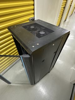 NavePoint 18U Swing Gate Rack 18" Depth, Computers & Tech, Parts ...