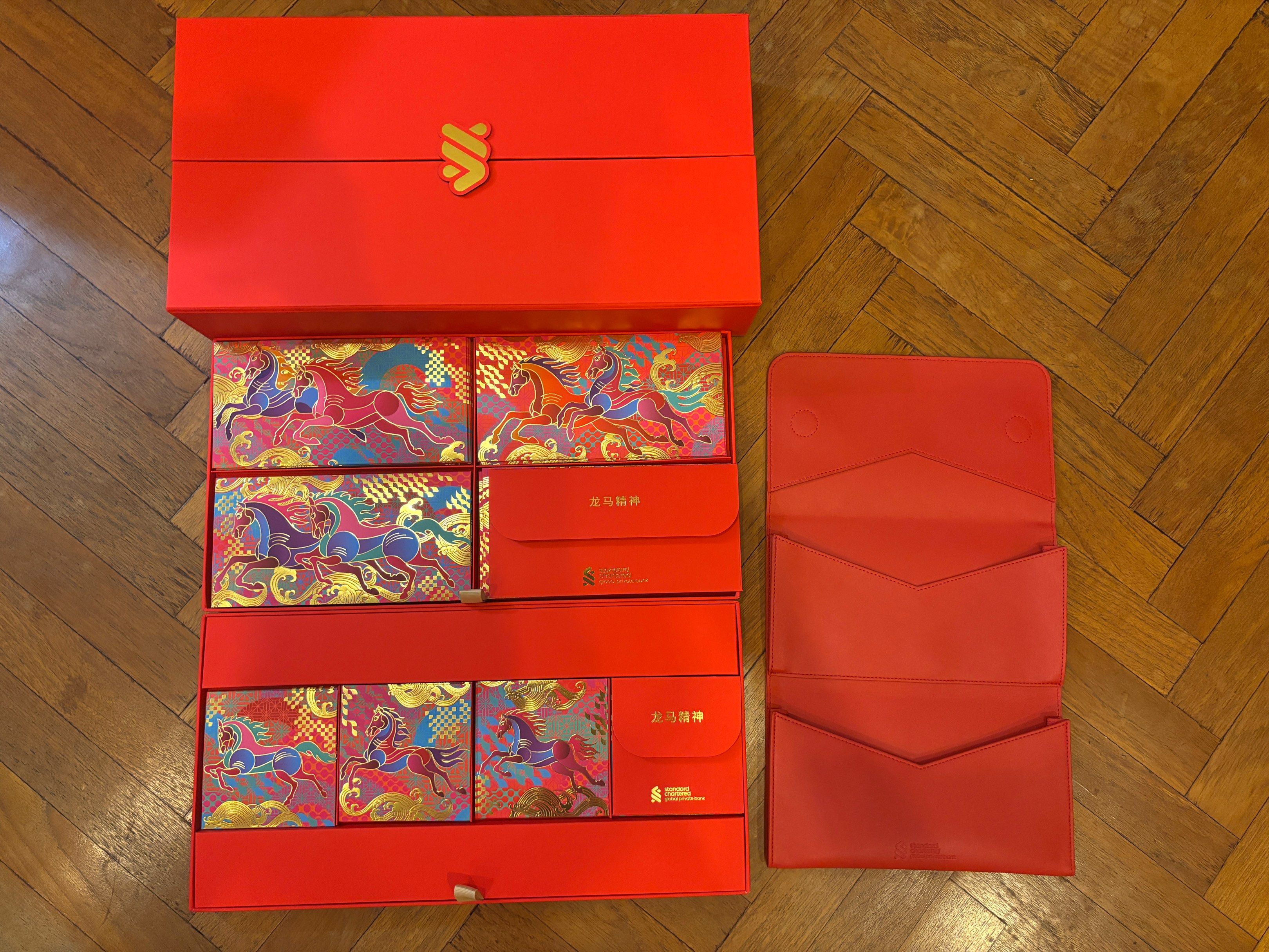 Standard Chartered Pte Bank CNY Ang Pow Set, Hobbies & Toys, Occasions ...