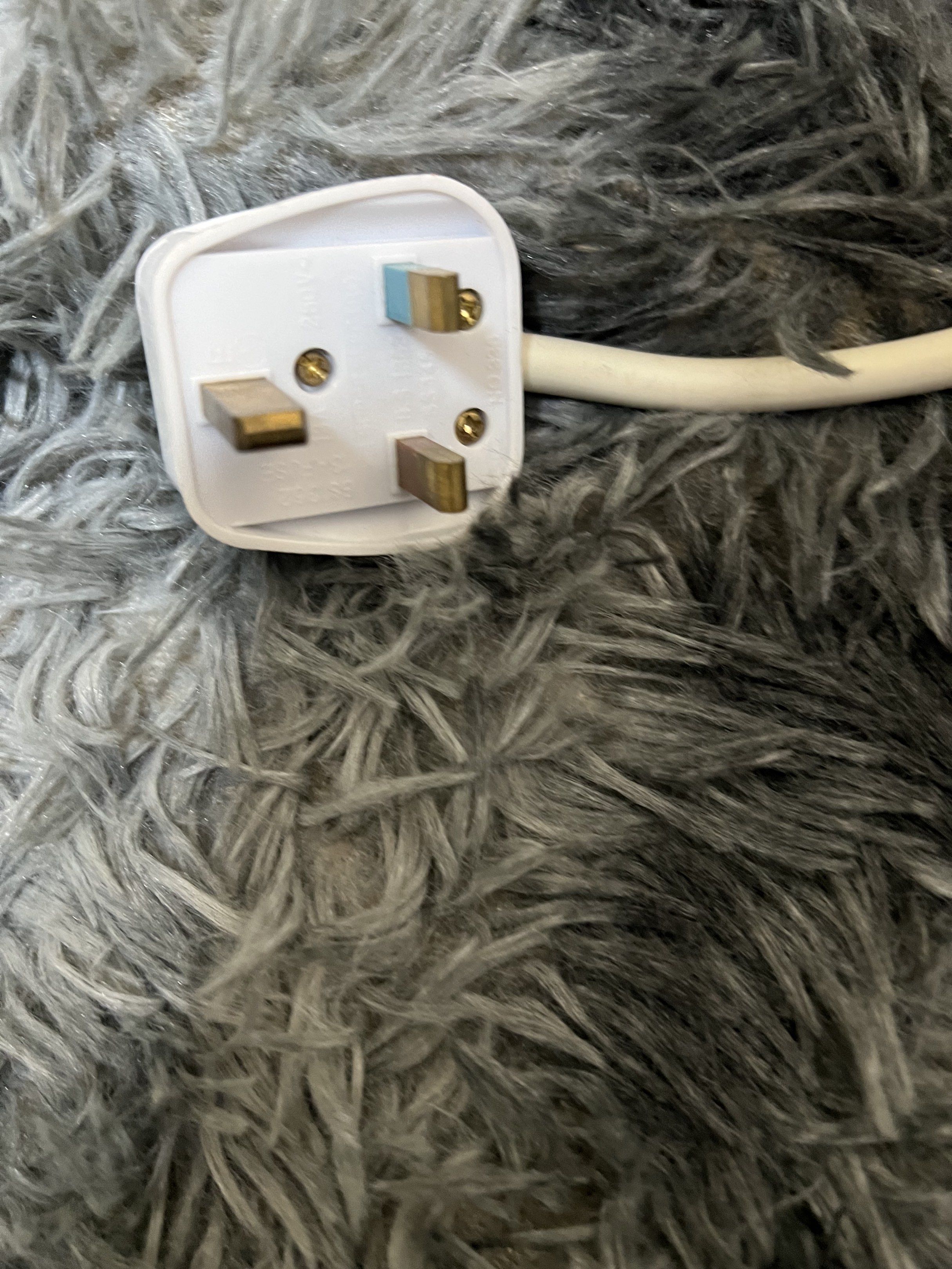 Super and IKEA Extension Cords, 家庭電器, 轉插器及插頭 - Carousell