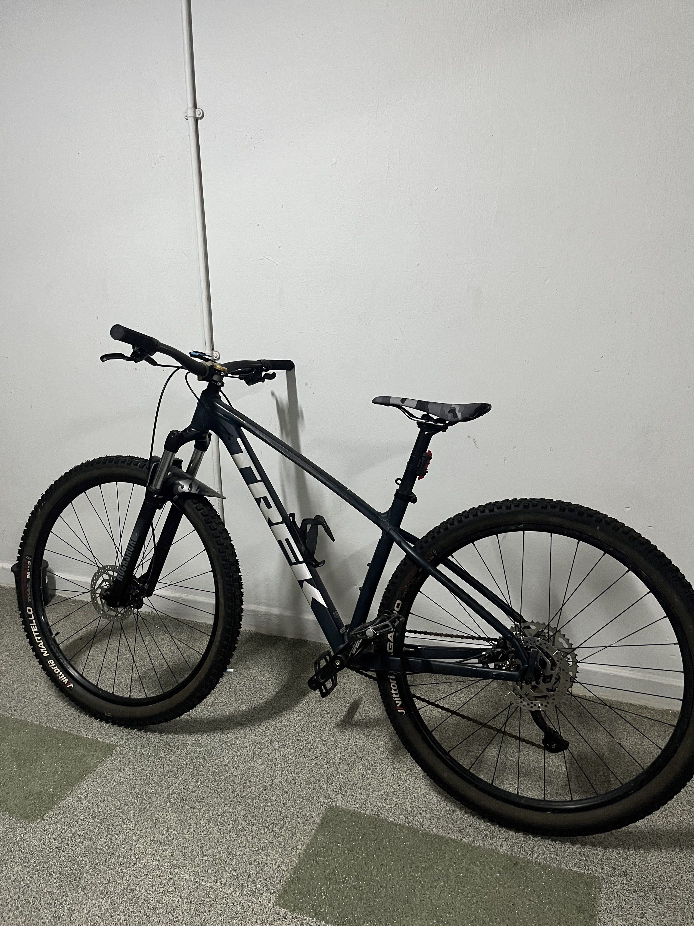 Trek Marlin 7 Mountain Bike, Sports Equipment, Bicycles & Parts ...