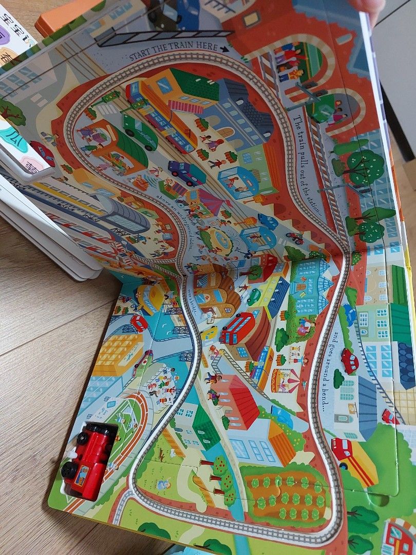 Usborne Wind-up Train Book, Hobbies & Toys, Books & Magazines, Children ...