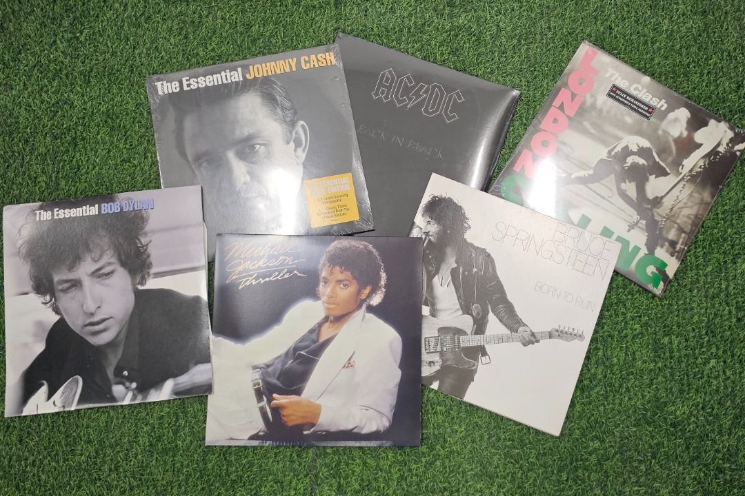 Vinyl Record Collection - AC/DC, Bob Dylan, Michael Jackson, etc ...