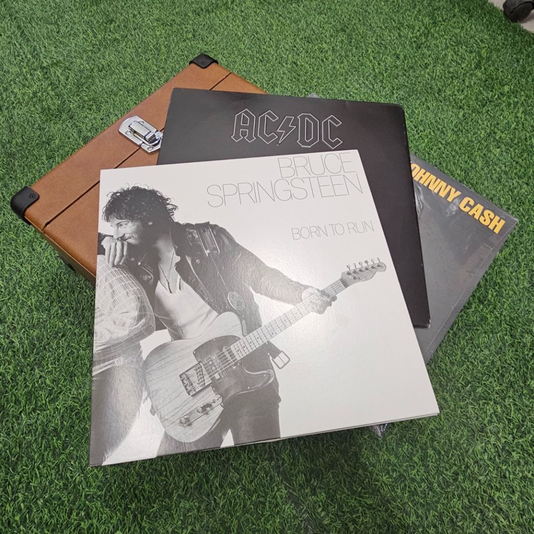 Vinyl Record Collection - AC/DC, Bob Dylan, Michael Jackson, etc ...