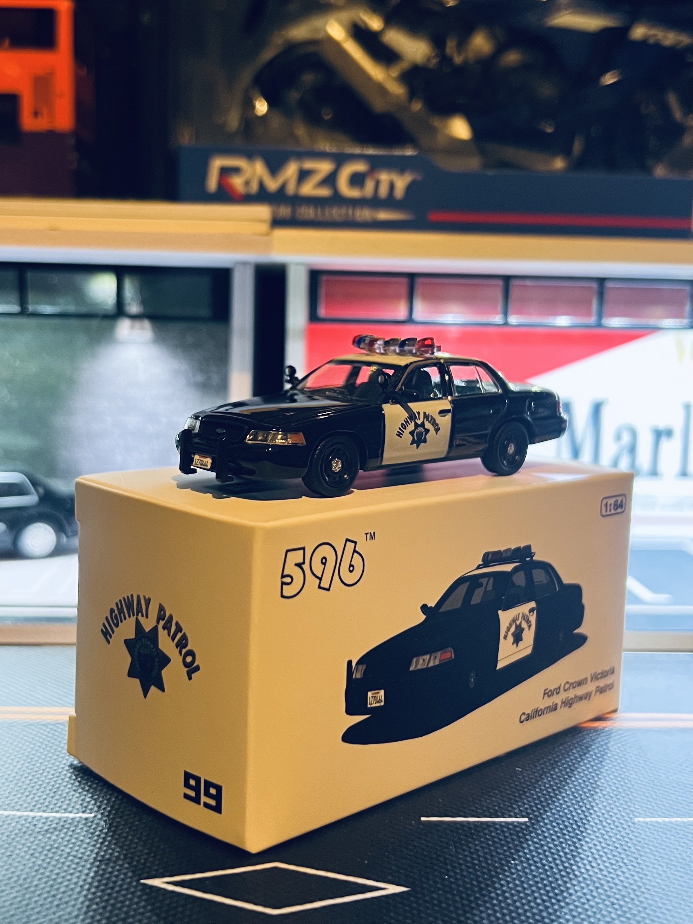 1:64 California Highway Patrol Ford Crown Victoria (Opened, Boxed ...