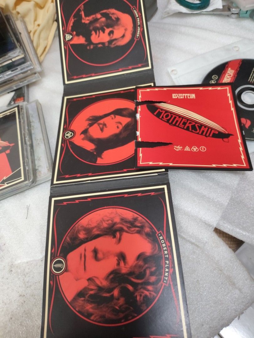 2Cd+dvd led zeppelin English booklet torn see picture, Hobbies & Toys ...
