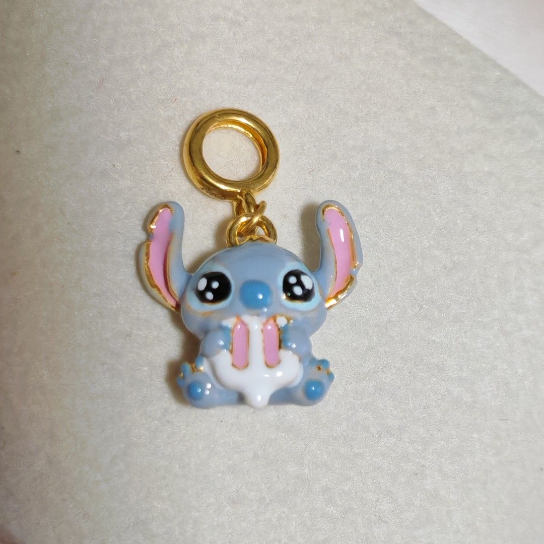 916 Gold Pendant Disney Stitch, Women's Fashion, Jewelry & Organisers ...
