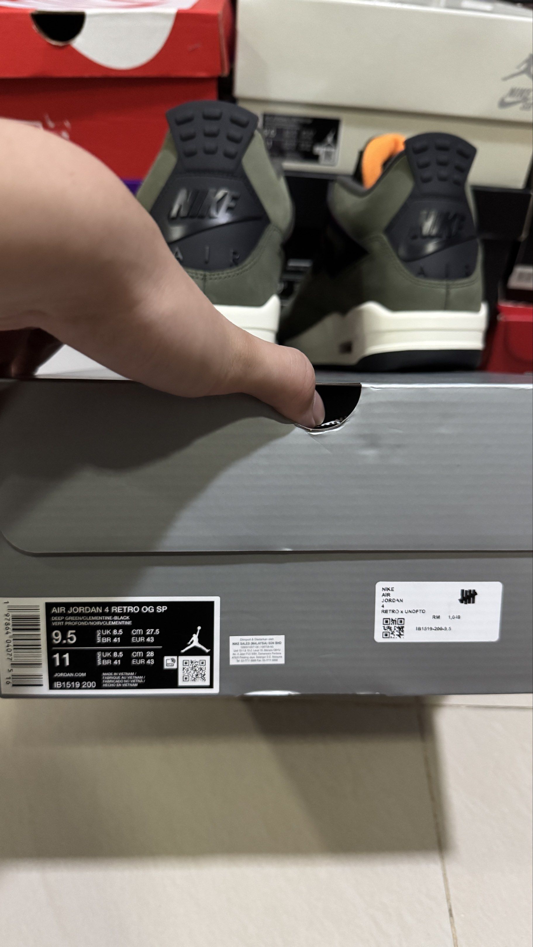 Air Jordan 4 Undefeated, Men's Fashion, Footwear, Sneakers on Carousell