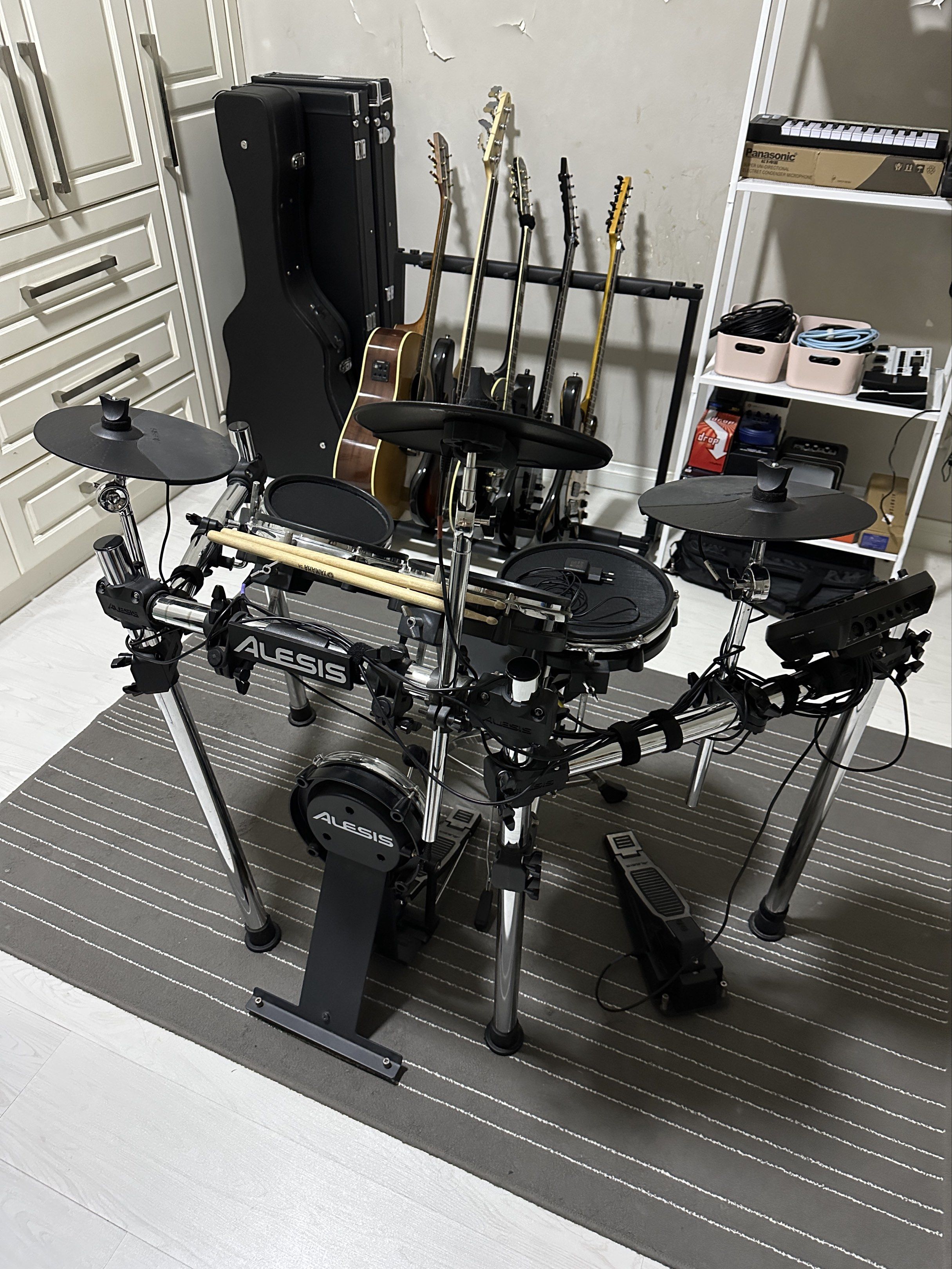 Alesis Surge Electronic Drum Kit, Hobbies & Toys, Music & Media ...