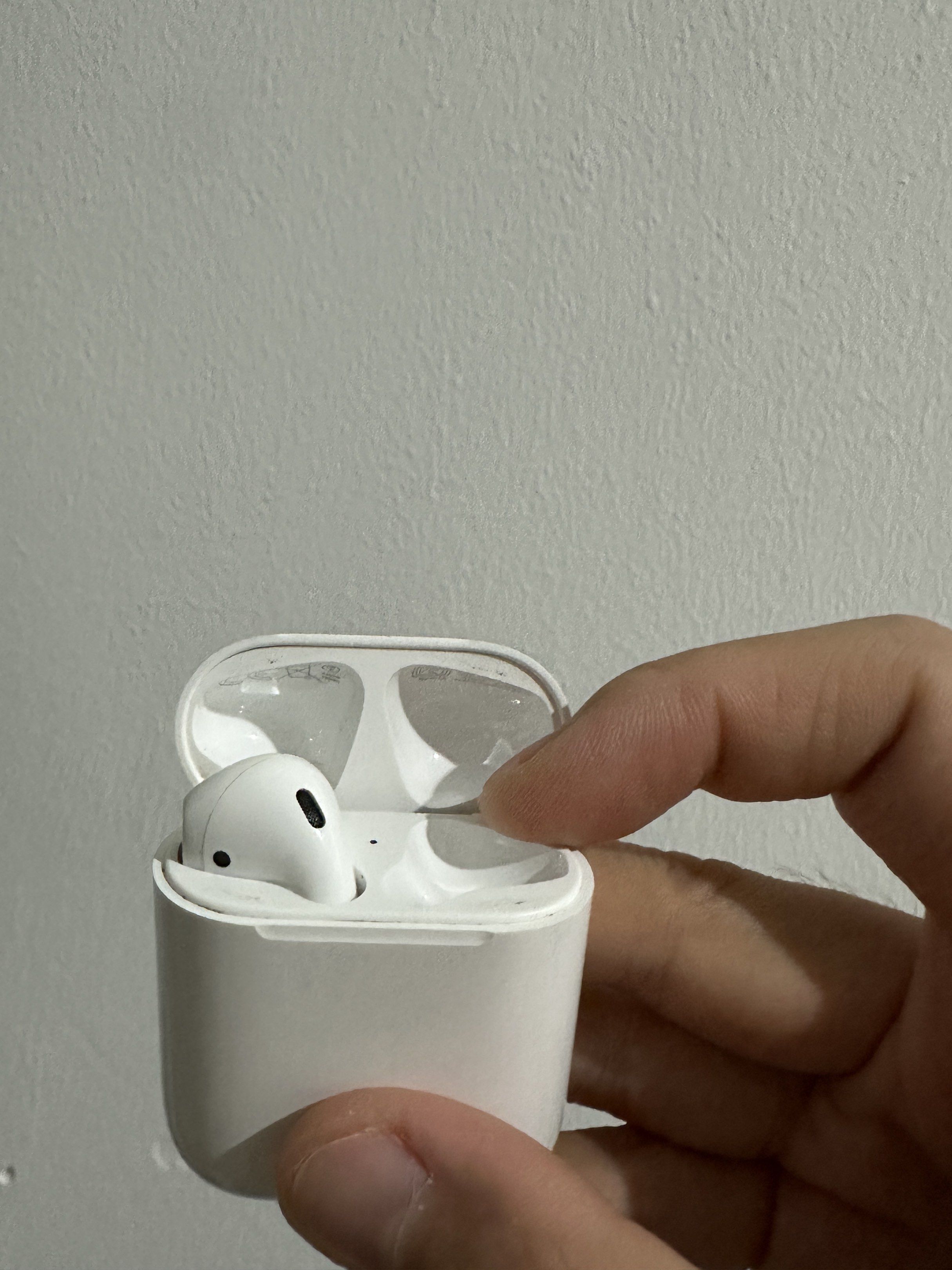 Apple AirPods 2nd Generation, Audio, Earphones on Carousell