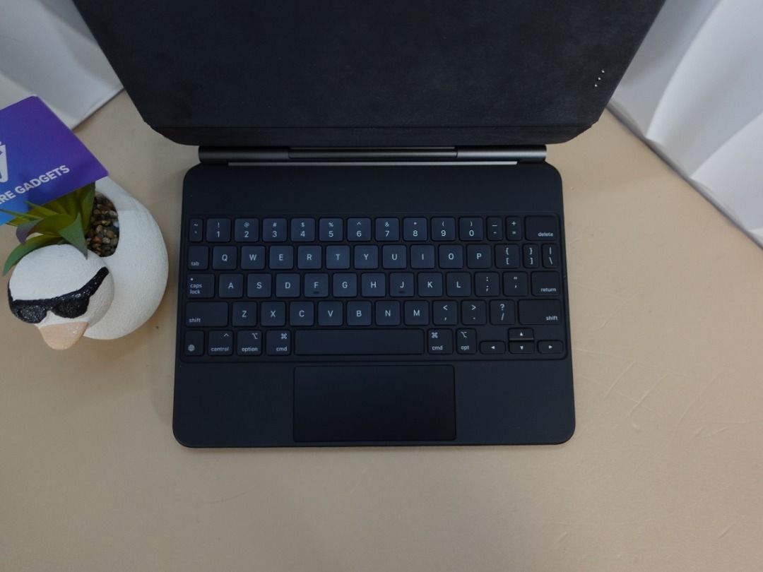 Apple Magic Keyboard 11-inch, Mobile Phones & Gadgets, Mobile & Gadget ...