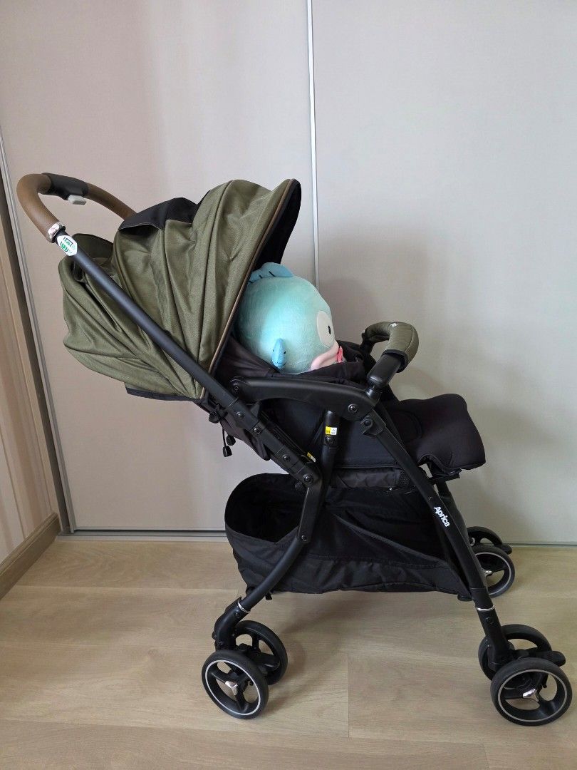 Aprica Stroller - Black and Green, Babies & Kids, Going Out, Strollers ...