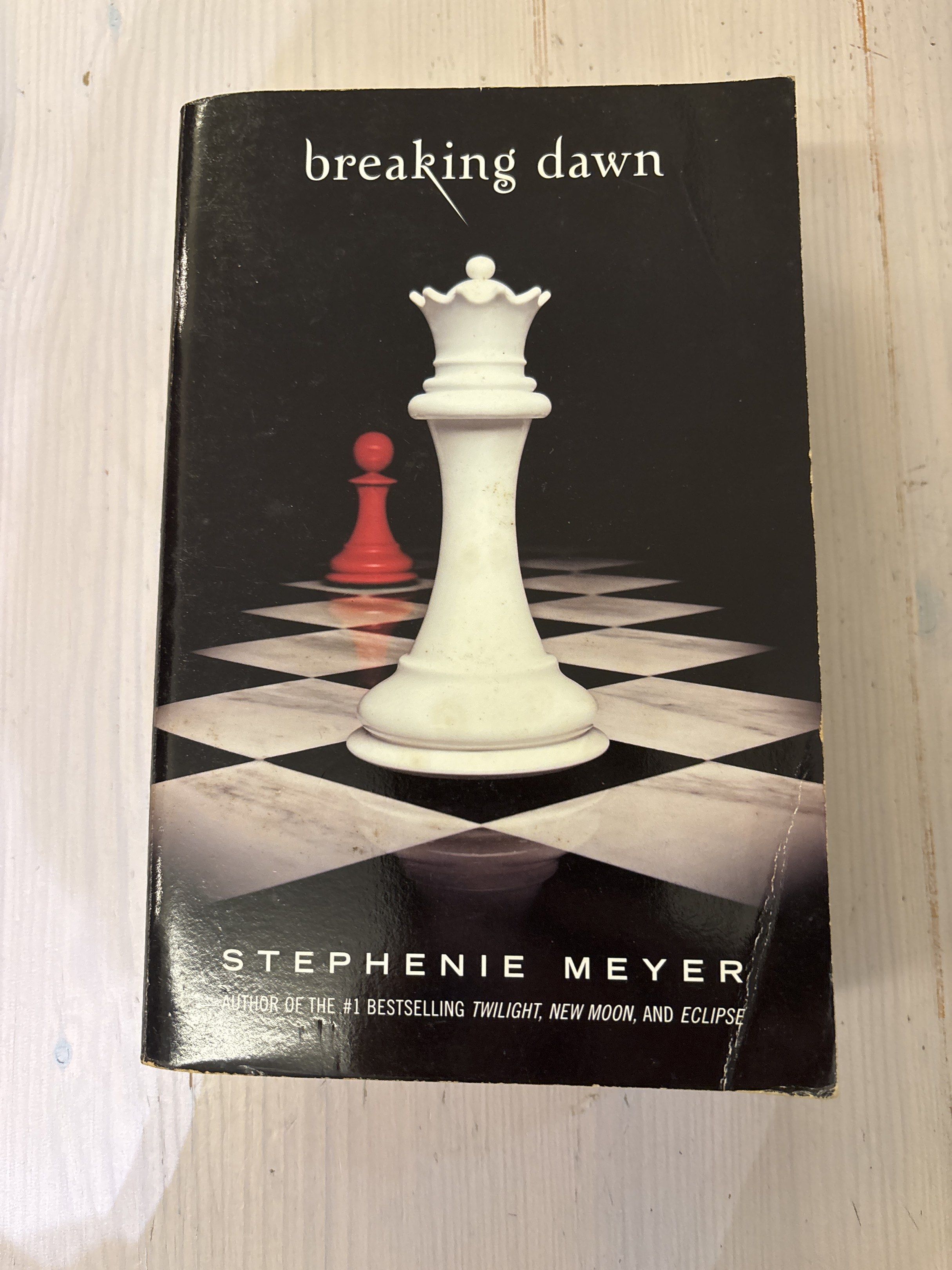Breaking Dawn by Stephenie Meyer, Hobbies & Toys, Books & Magazines ...