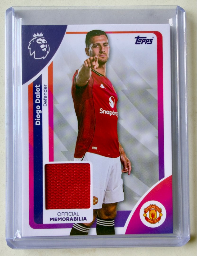 Diogo Dalot / Manchester United Player-Worn Relic Card - 24/25 Topps ...