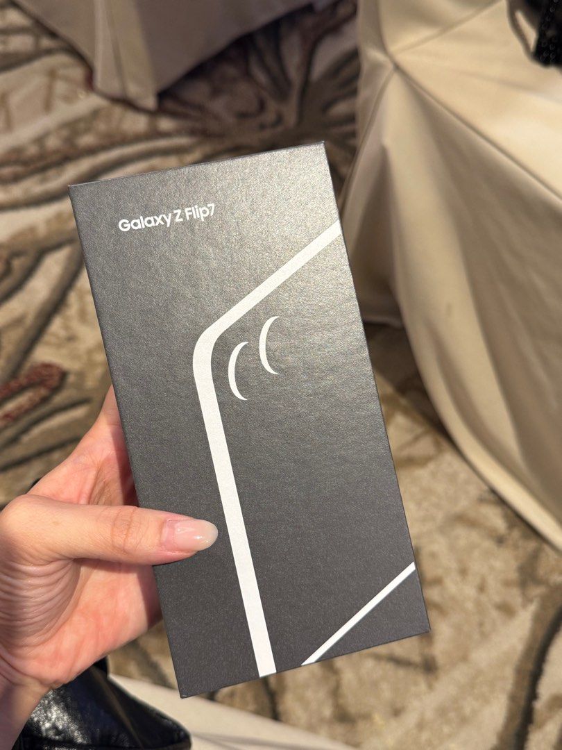 Galaxy Z Flip 7 Blue Shadow 256GB, Mobile Phones & Gadgets, Mobile ...