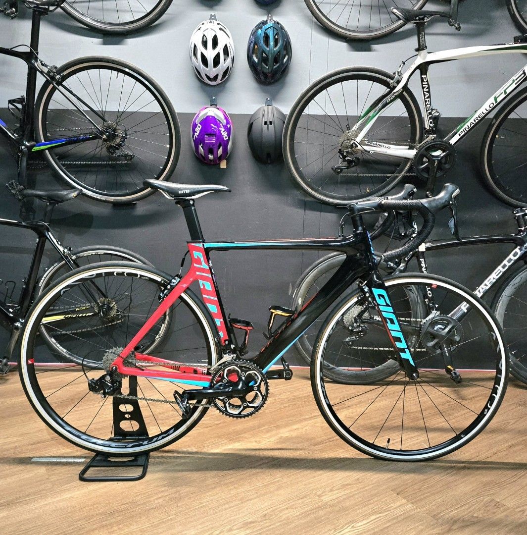 Giant Propel Advanced 2 Carbon Road Bike, Shimano 105 , Sports ...