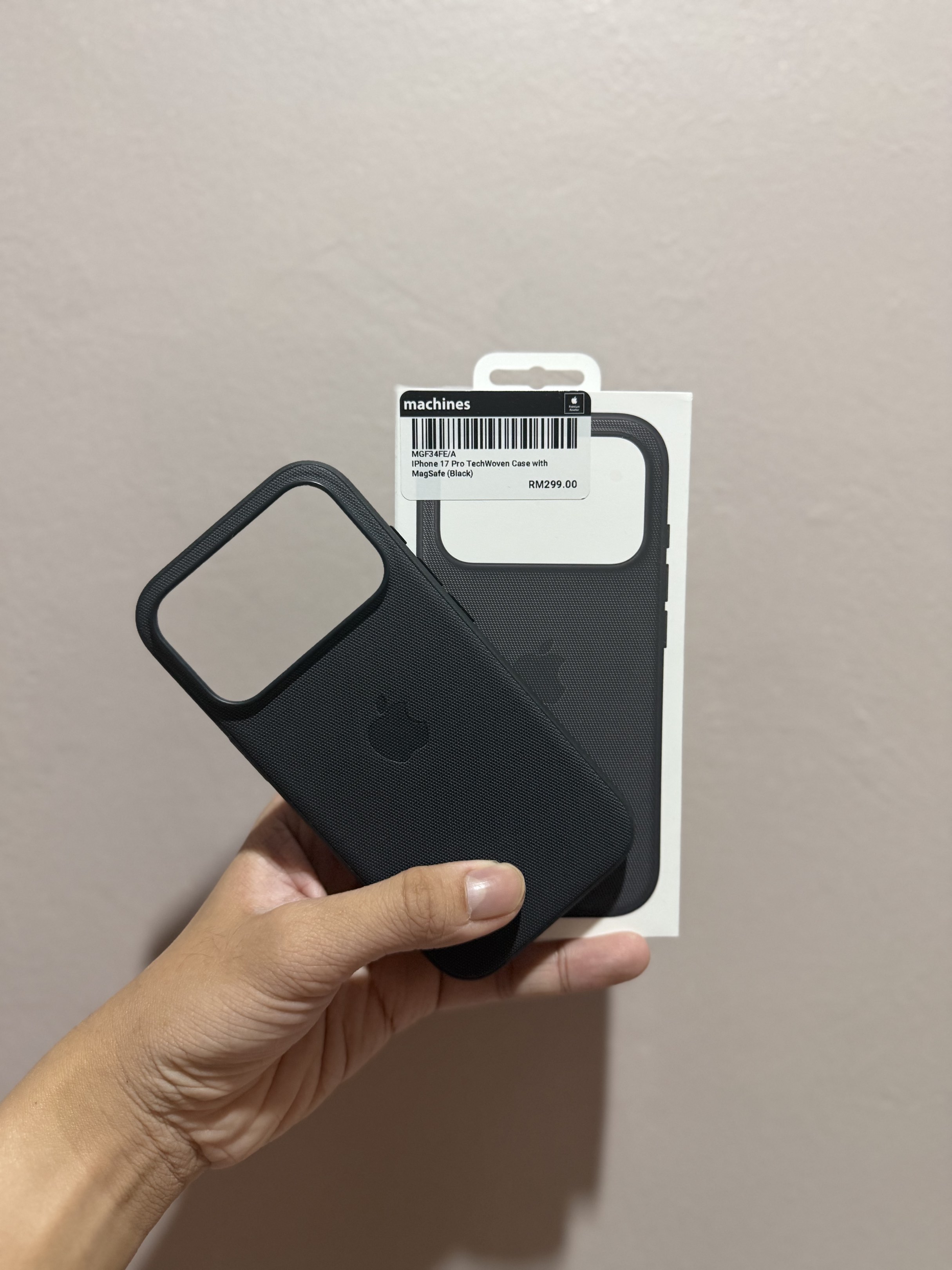 Apple iPhone 17 Pro Techwoven Case, Mobile Phones & Gadgets, Mobile ...