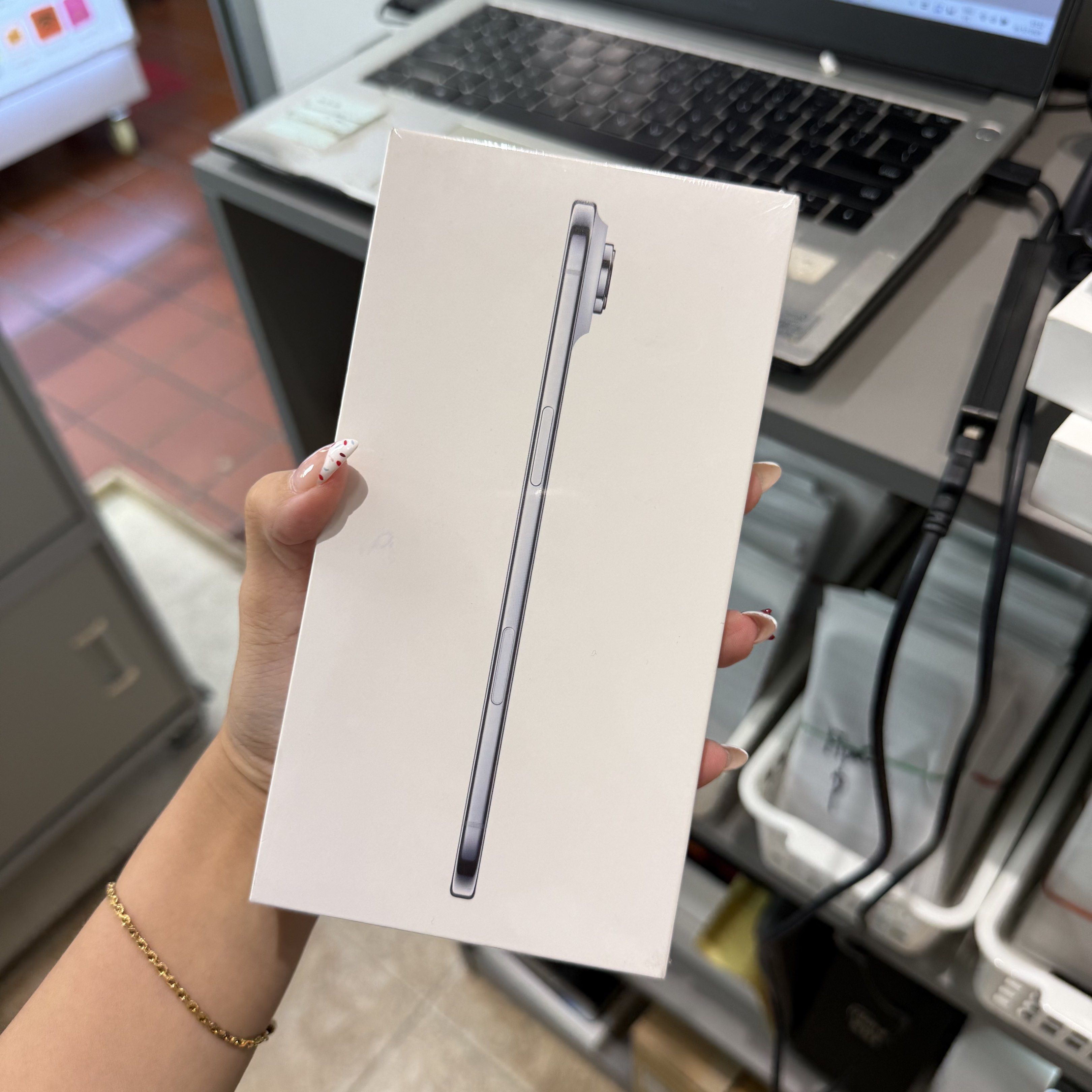 iPhone Air Sky Blue 256GB, Mobile Phones & Gadgets, Mobile Phones ...