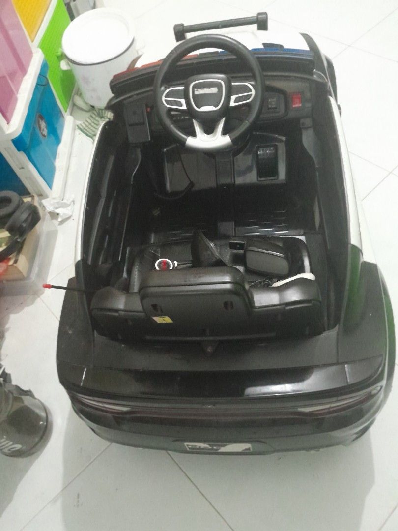 kids electric remote car, Everything Else on Carousell