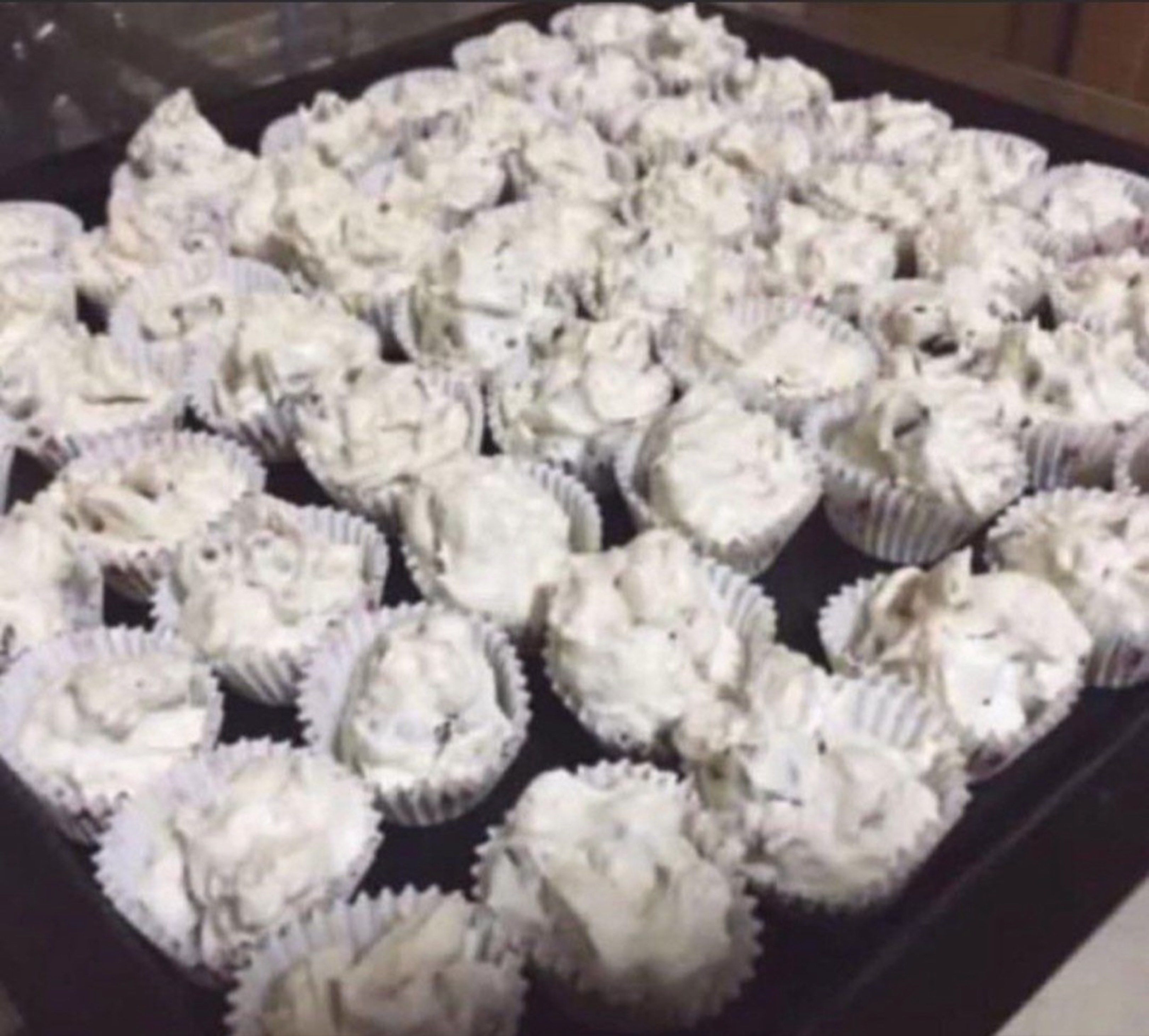 KUIH RAYA Cornflakes Chocolate Chip Meringue, Food & Drinks, Homemade ...