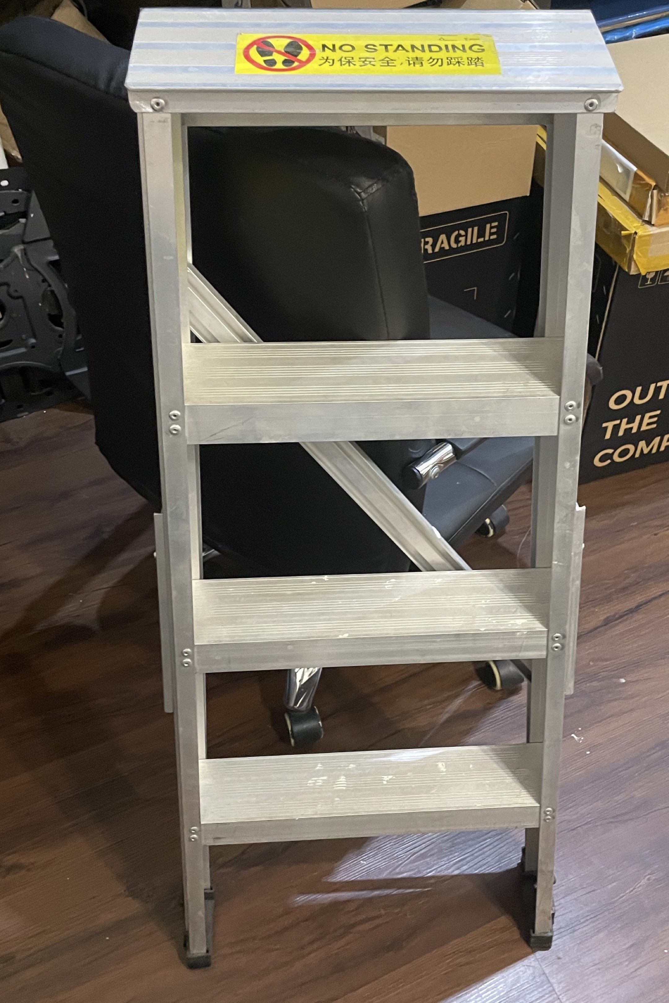 Ladder 4 Step aluminium heavy duty 150kg, Furniture & Home Living, Home Improvement ...