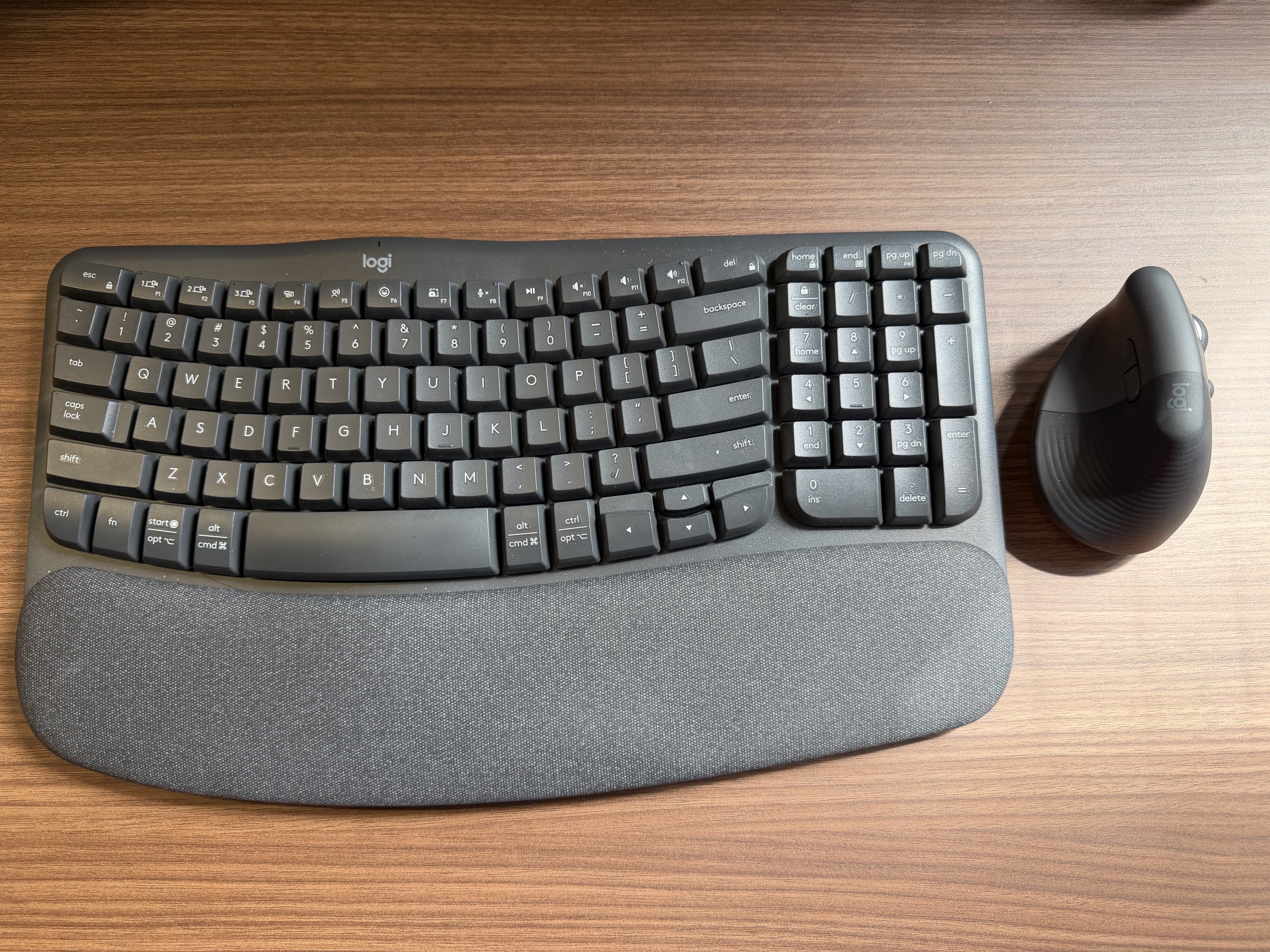 Logitech Wave and Lift Vertical Mouse Combo, Computers & Tech, Parts ...