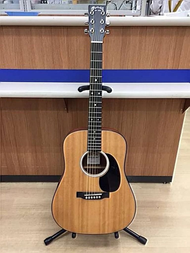 Martin Dreadnought Junior JR-10E-02 Acoustic Guitar, Hobbies & Toys ...