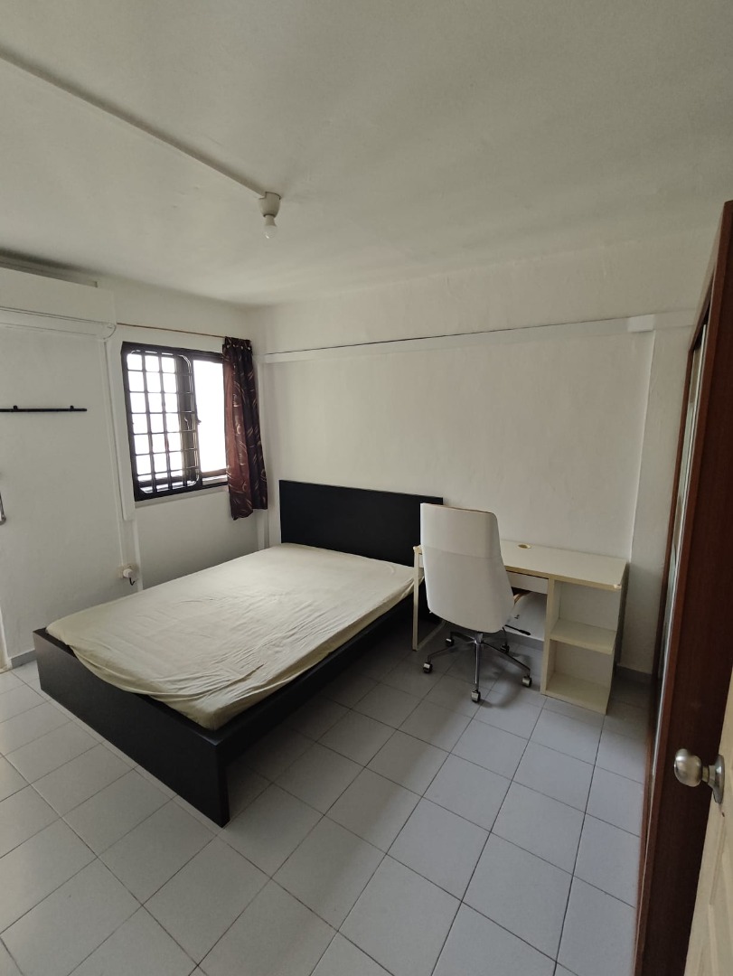 Master Bedroom HDB Unit with Modern Amenities next to Yishun MRT ...