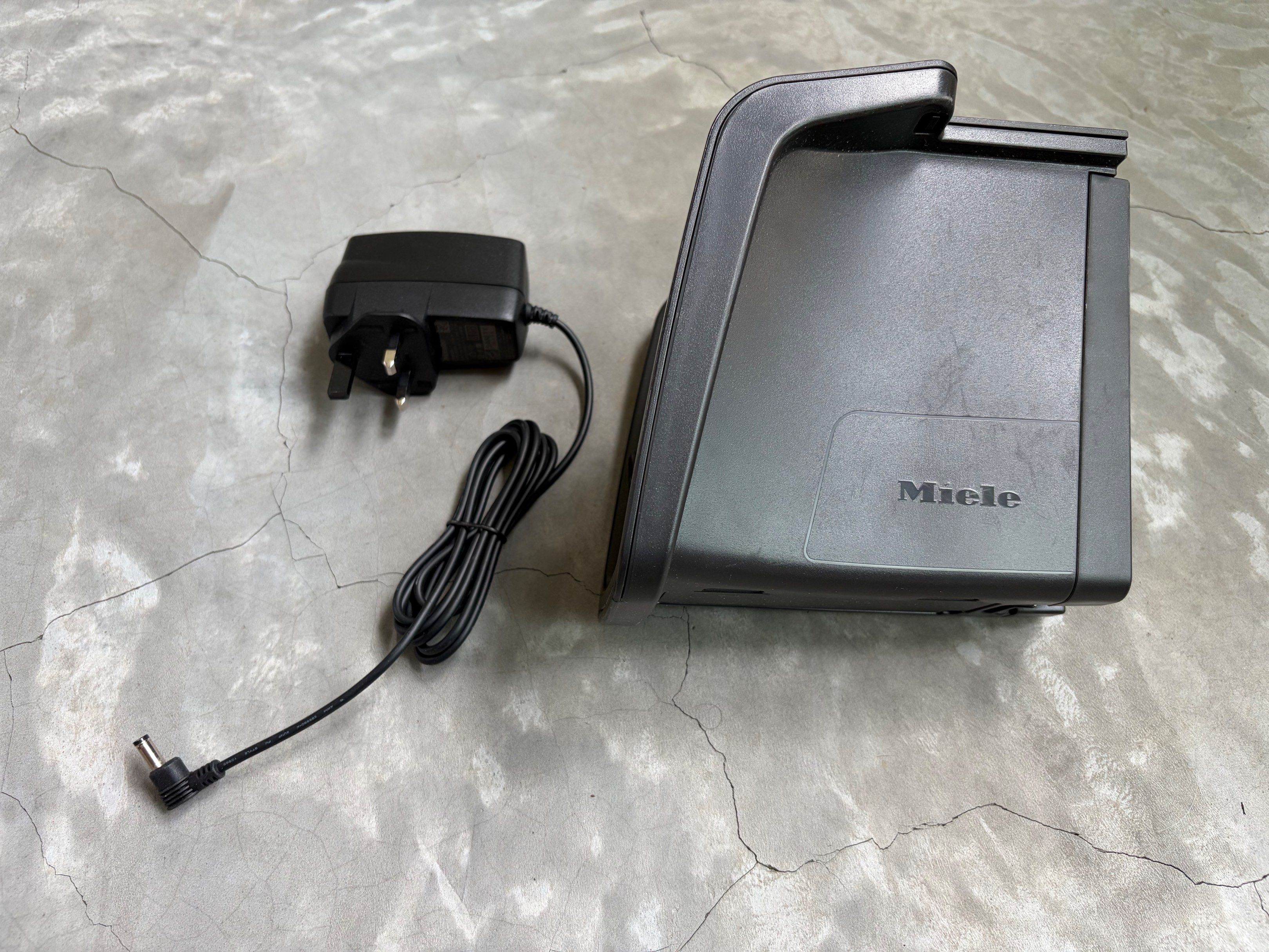 Miele Vacuum Cleaner Charger and Wall Mount, TV & Home Appliances ...