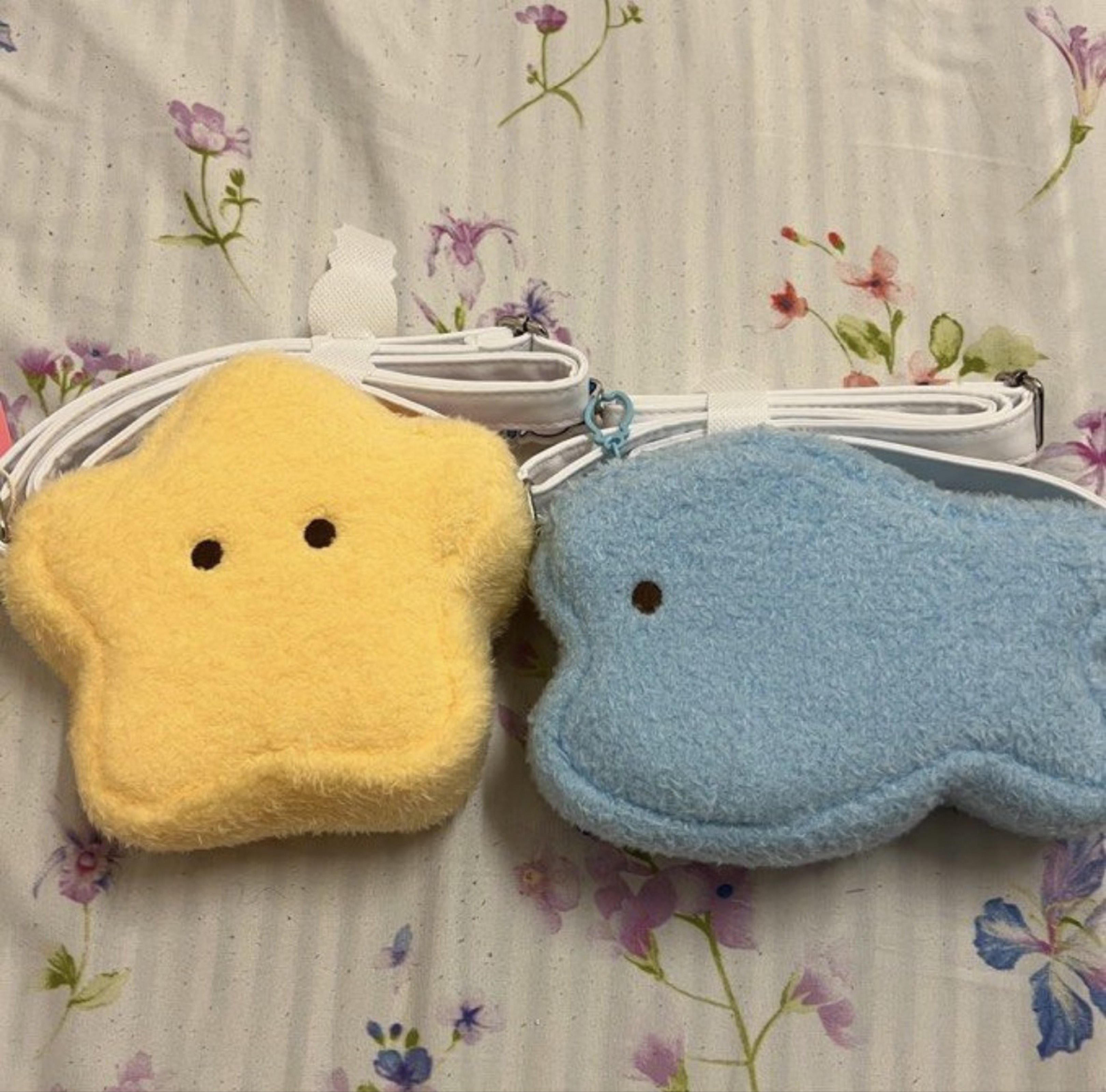 Miniso Chiikawa Hachiware sling bag, Women's Fashion, Bags & Wallets ...