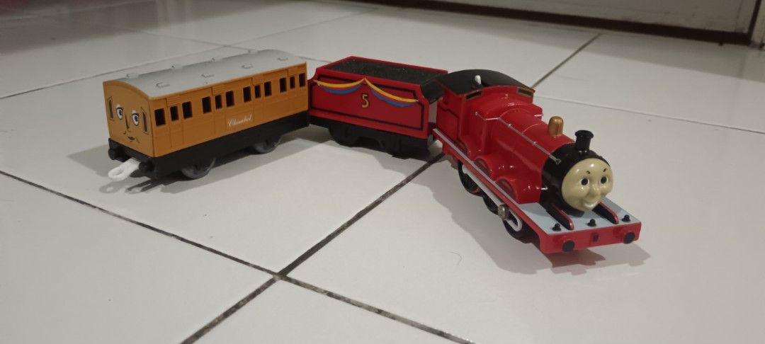 Thomas & Friends James Train Set, Hobbies & Toys, Toys & Games on Carousell