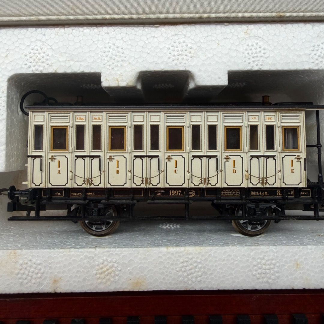 TRIX MARKLIN 21221 HO-SCALE WEDDING TRAIN SET, Hobbies & Toys, Toys ...