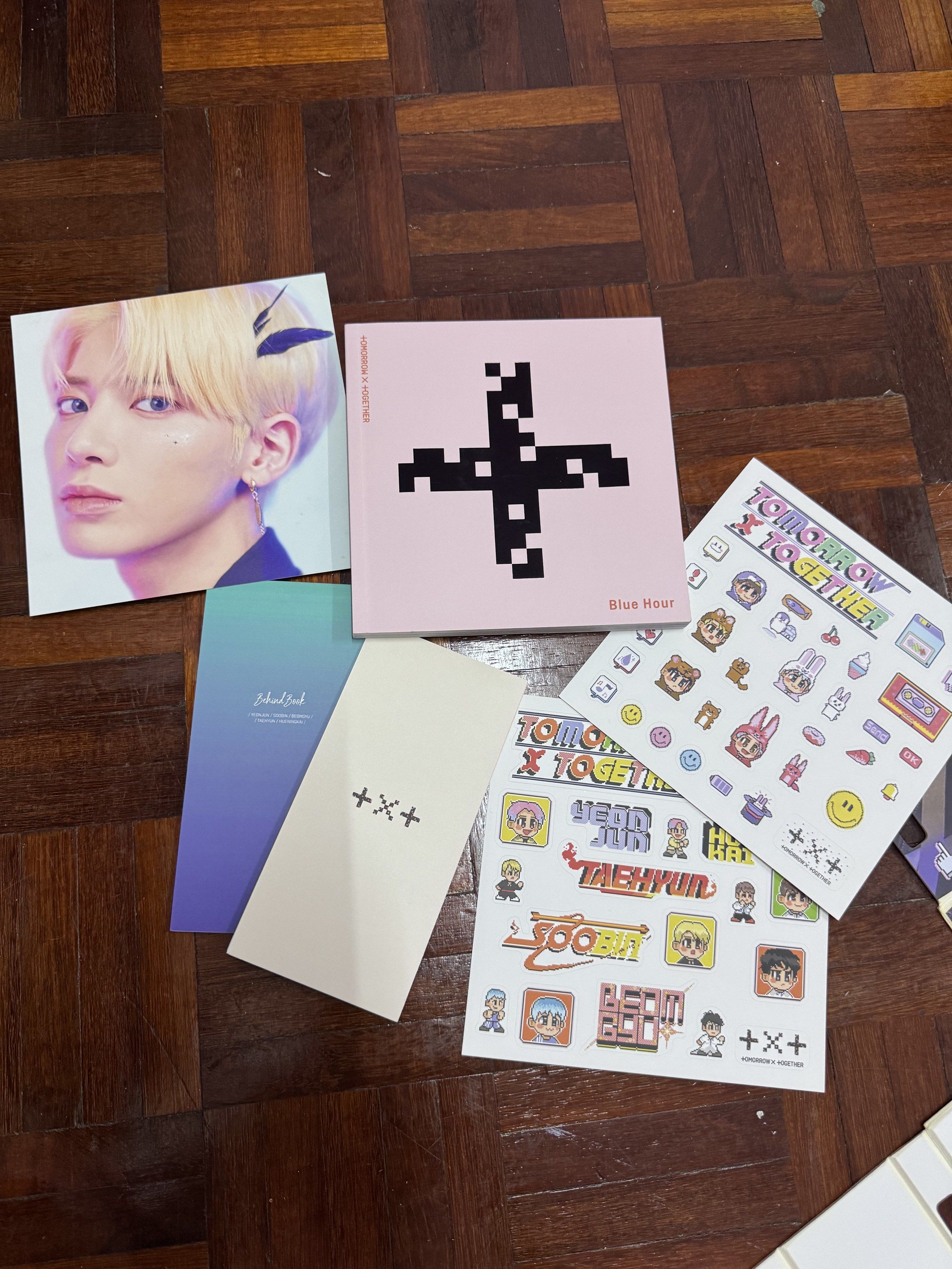 Txt lightstick/moabong version 1, Hobbies & Toys, Collectibles ...