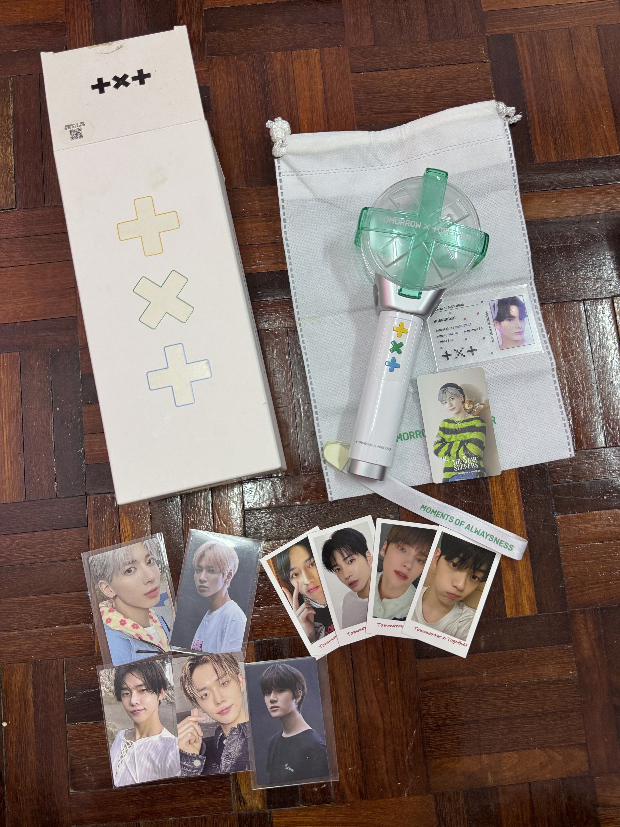 Txt lightstick/moabong version 1, Hobbies & Toys, Collectibles ...