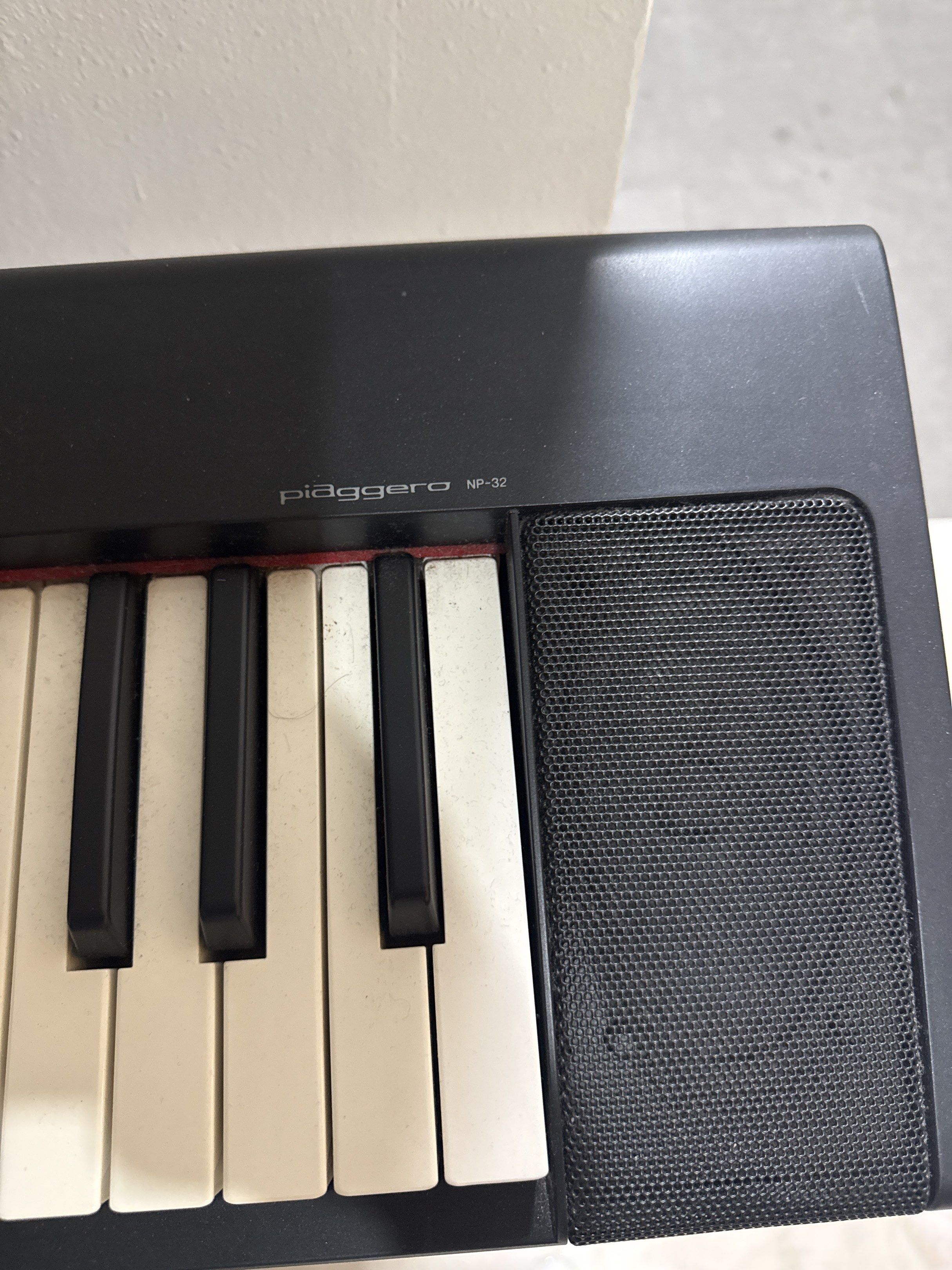 Yamaha Piaggero NP-32 Digital Piano, Hobbies & Toys, Musical ...