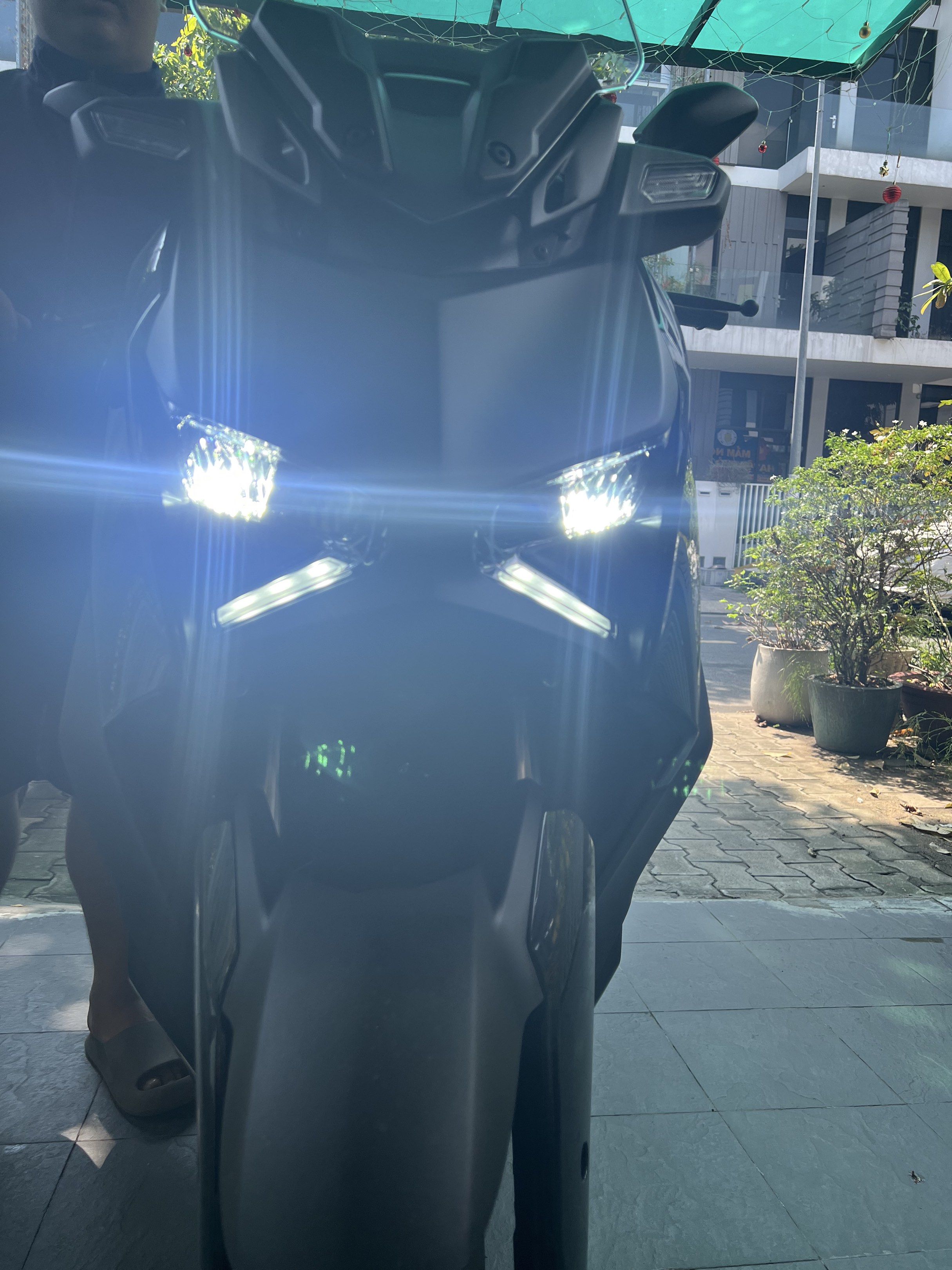 Yamaha Xmax 2025 original headlight, Motorcycles, Motorcycle ...