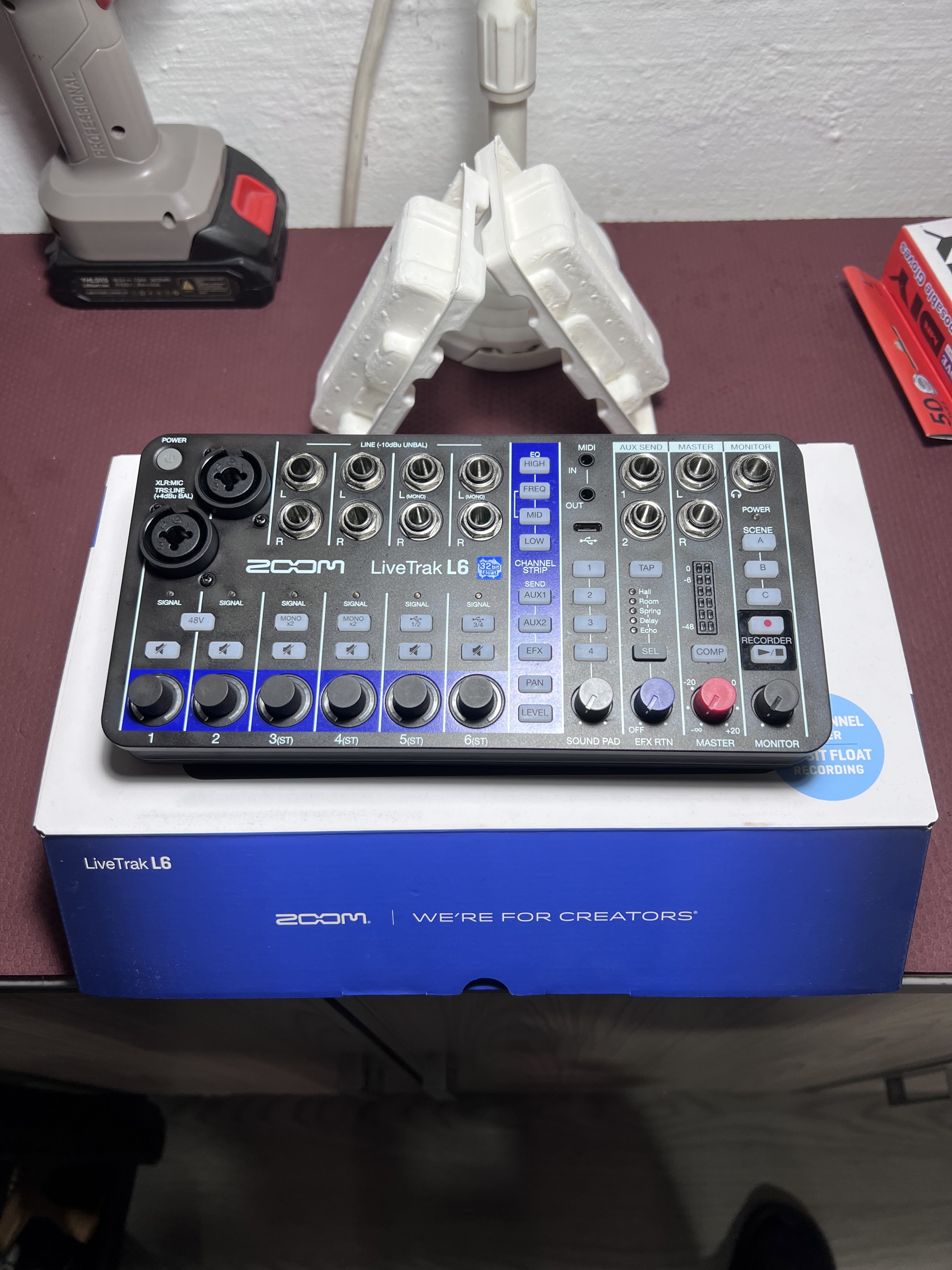 Zoom LiveTrak L-6 Digital Mixer, Audio, Other Audio Equipment on Carousell