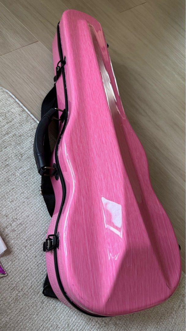 1/8 Violin with Case, Hobbies & Toys, Musical Instruments on Carousell