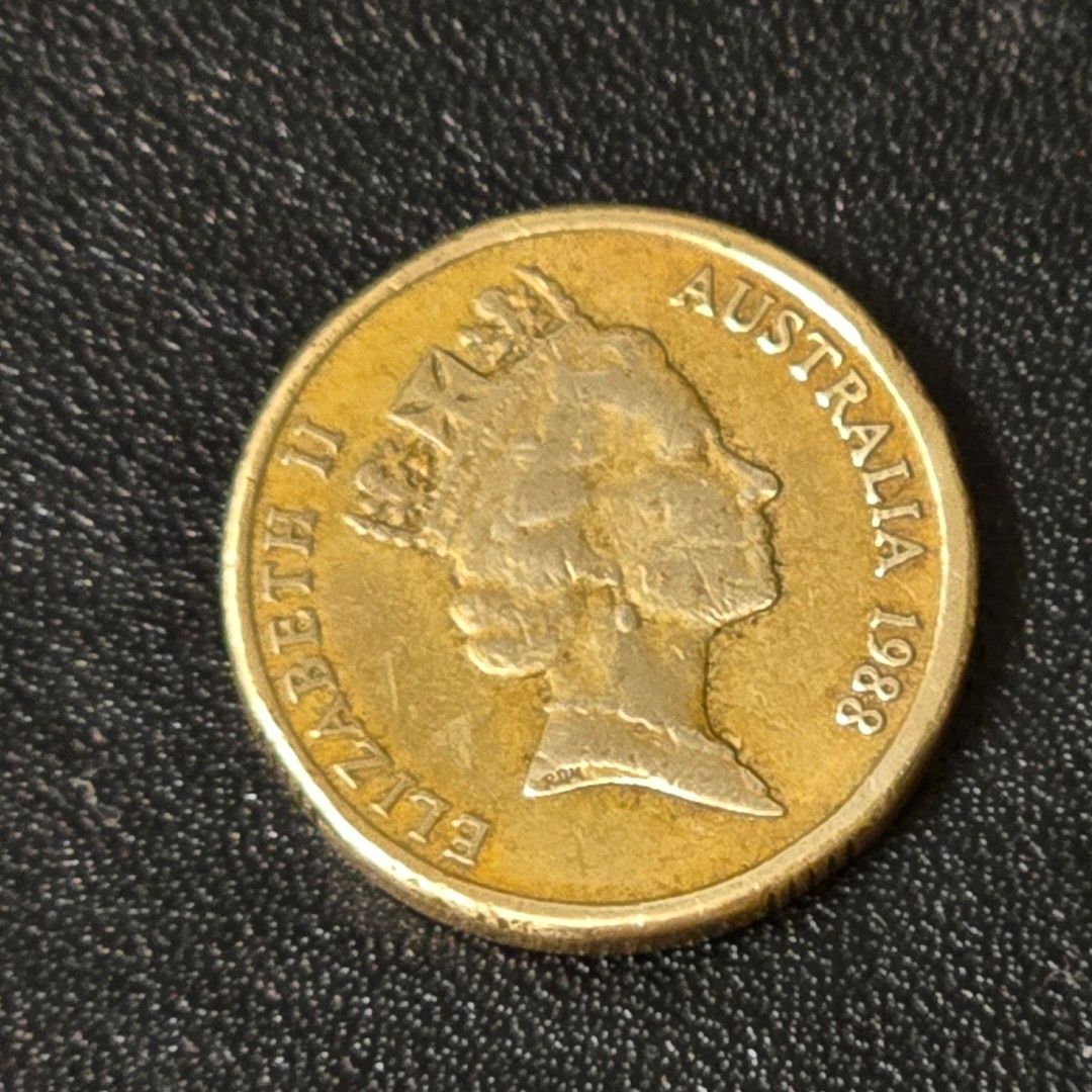 1988 Australian $2 Coin with HH initial, Hobbies & Toys, Memorabilia ...