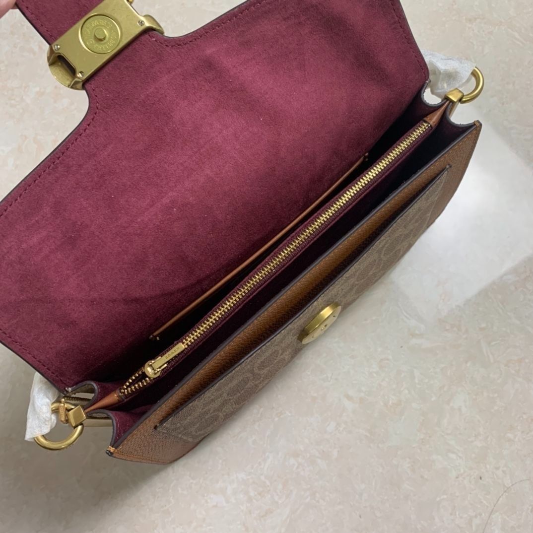 💯全新 💜 C“OA“CH“-79337酒神包Tabby系列 手工精緻, 名牌, 手袋及銀包 - Carousell