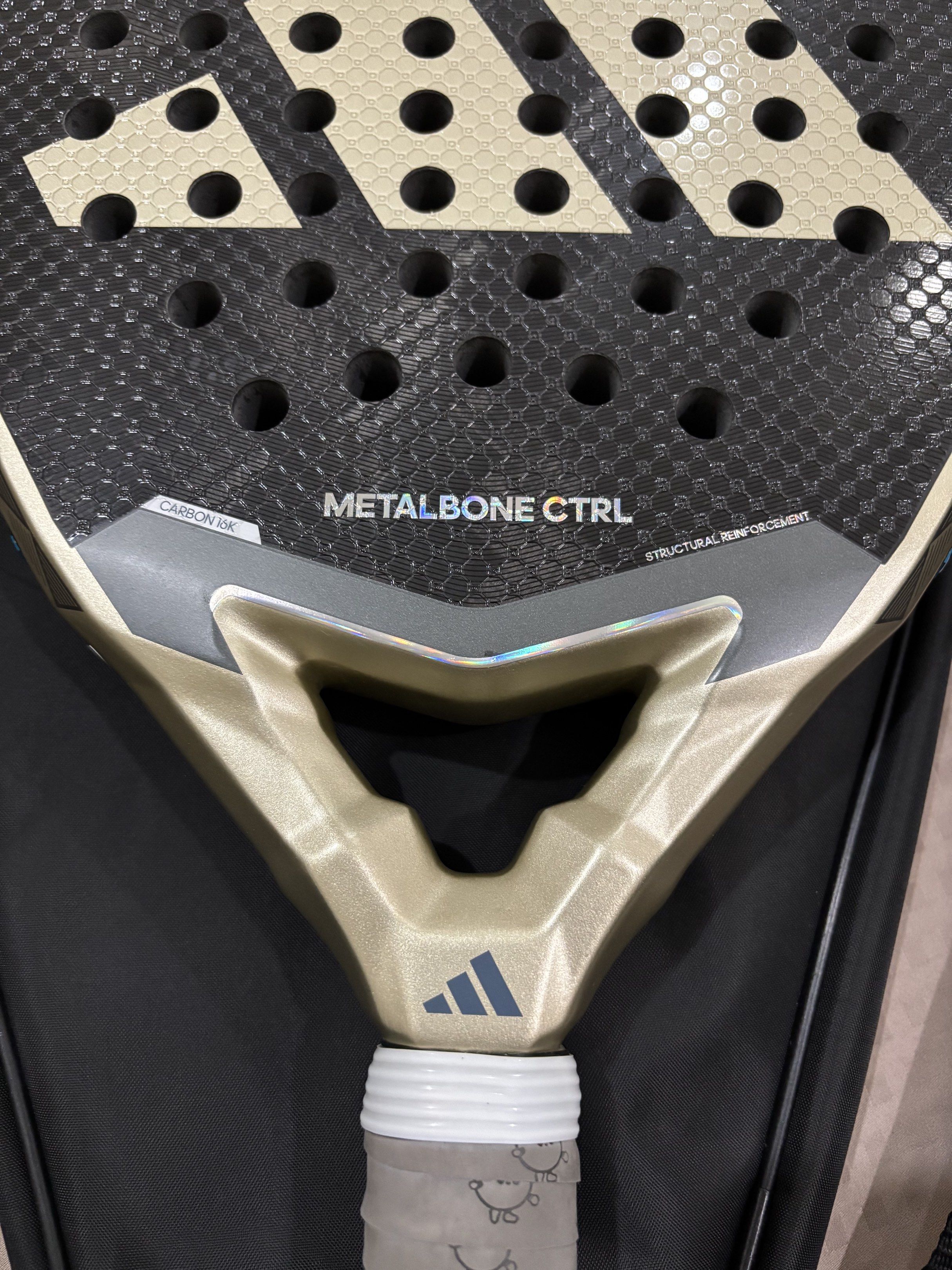 Adidas metalbone ctrl 3.4 2025 raket padel, Olah Raga, Perlengkapan ...