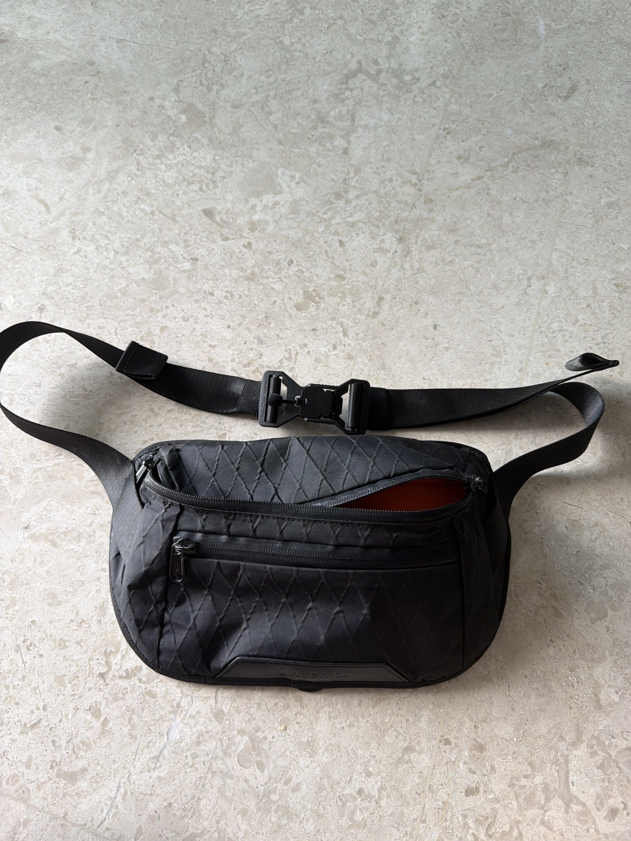 Alpaka Bravo Sling Mini, Men's Fashion, Bags, Sling Bags on Carousell